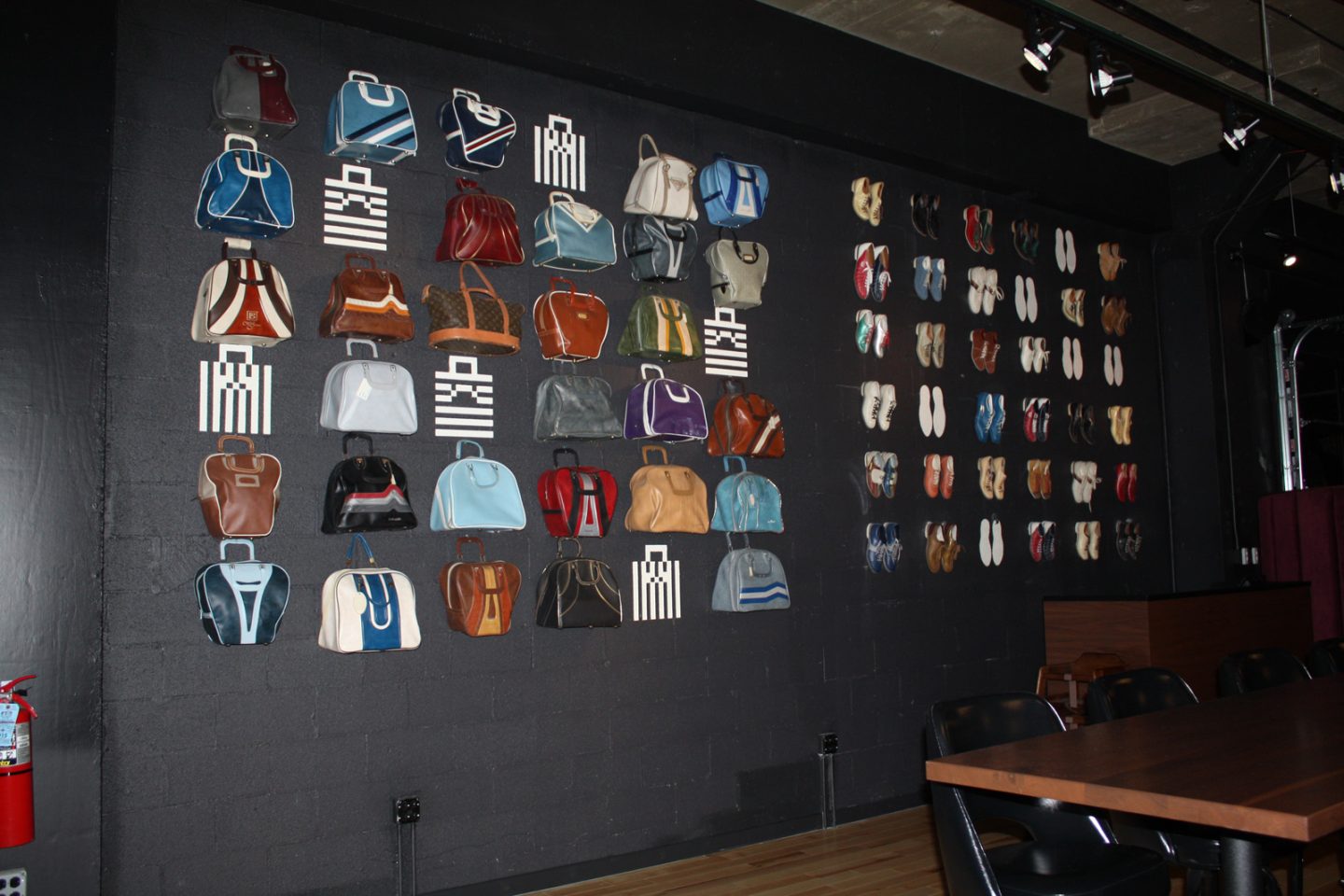 Leveling up the barcade: A visit to Chicago’s Pac-Man themed Level 257 ...