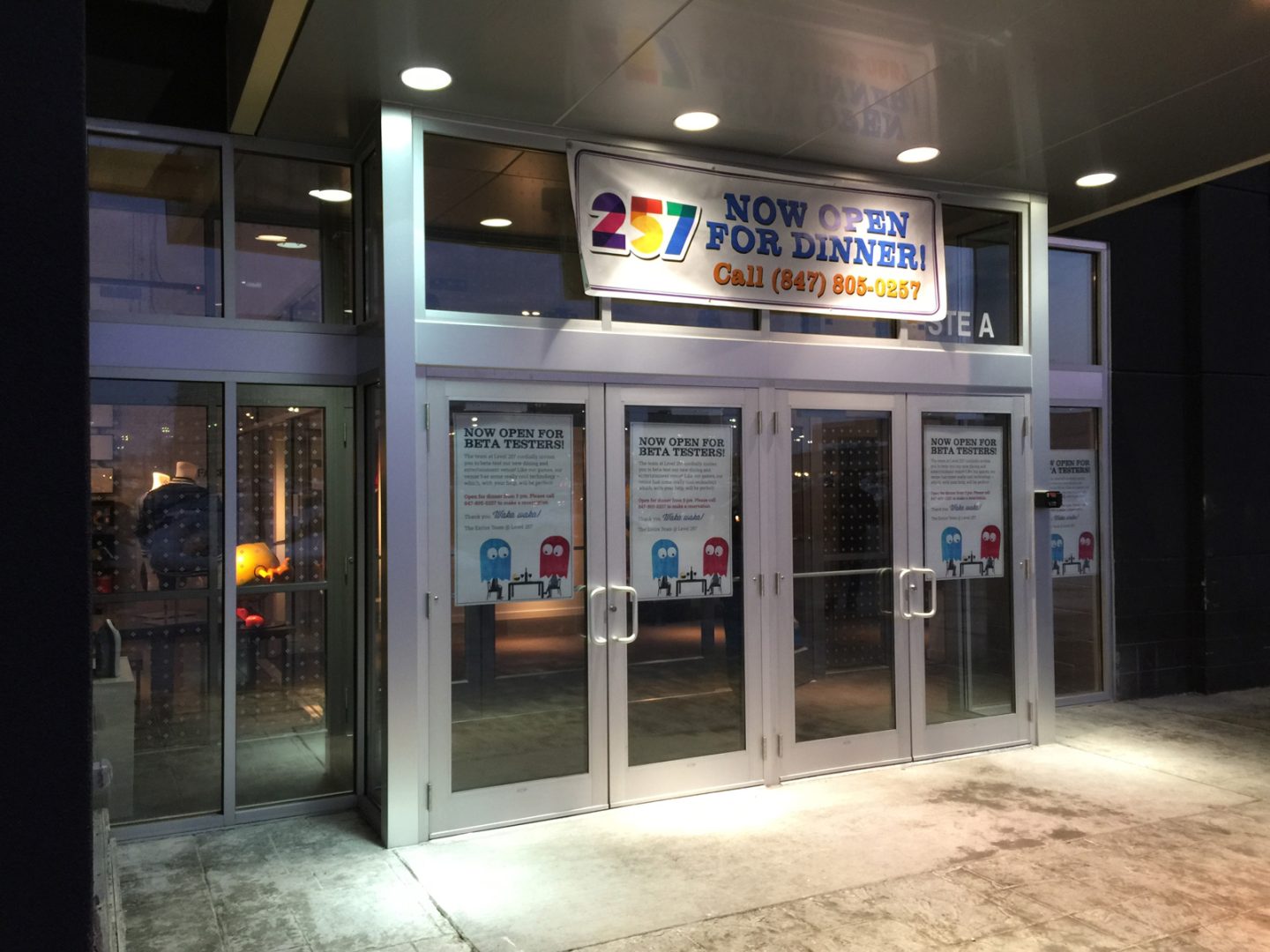 Leveling up the barcade: A visit to Chicago’s Pac-Man themed Level 257 ...