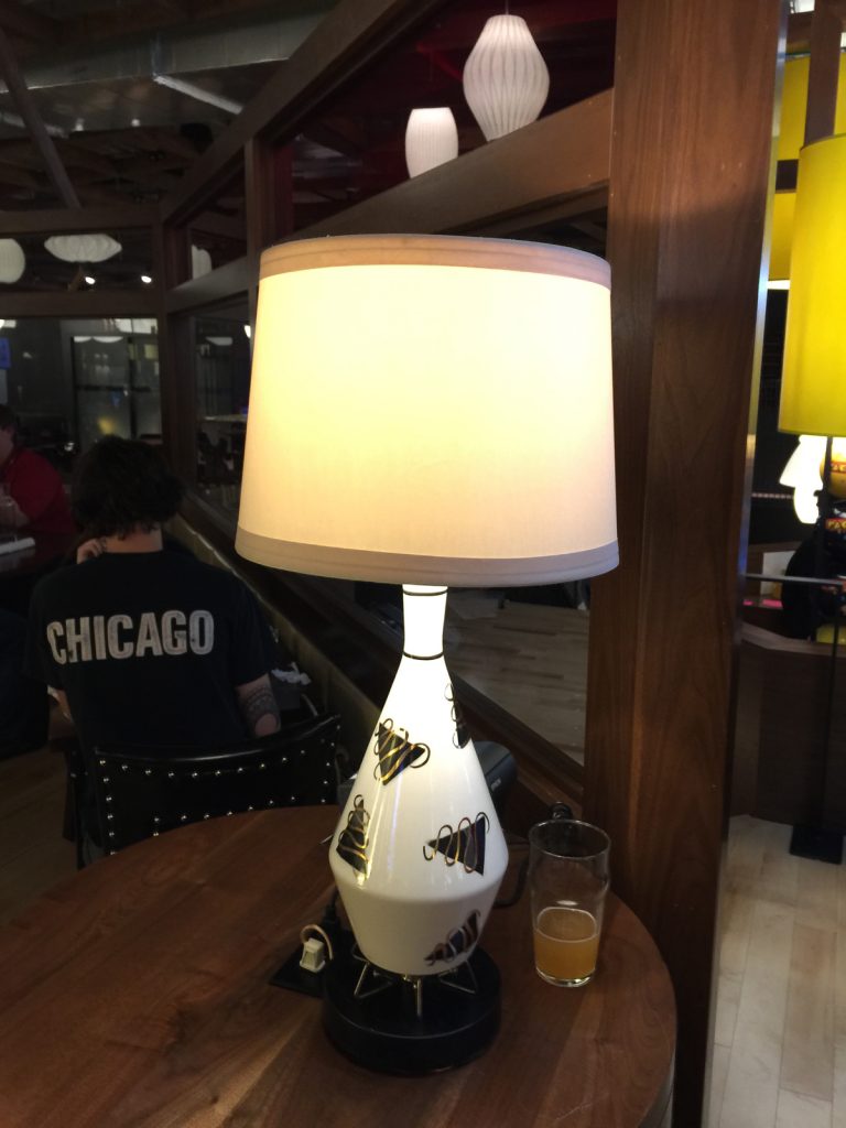 Leveling up the barcade: A visit to Chicago’s Pac-Man themed Level 257 ...