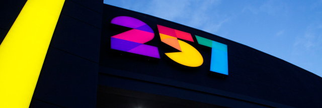 Leveling up the barcade: A visit to Chicago’s Pac-Man themed Level 257 ...