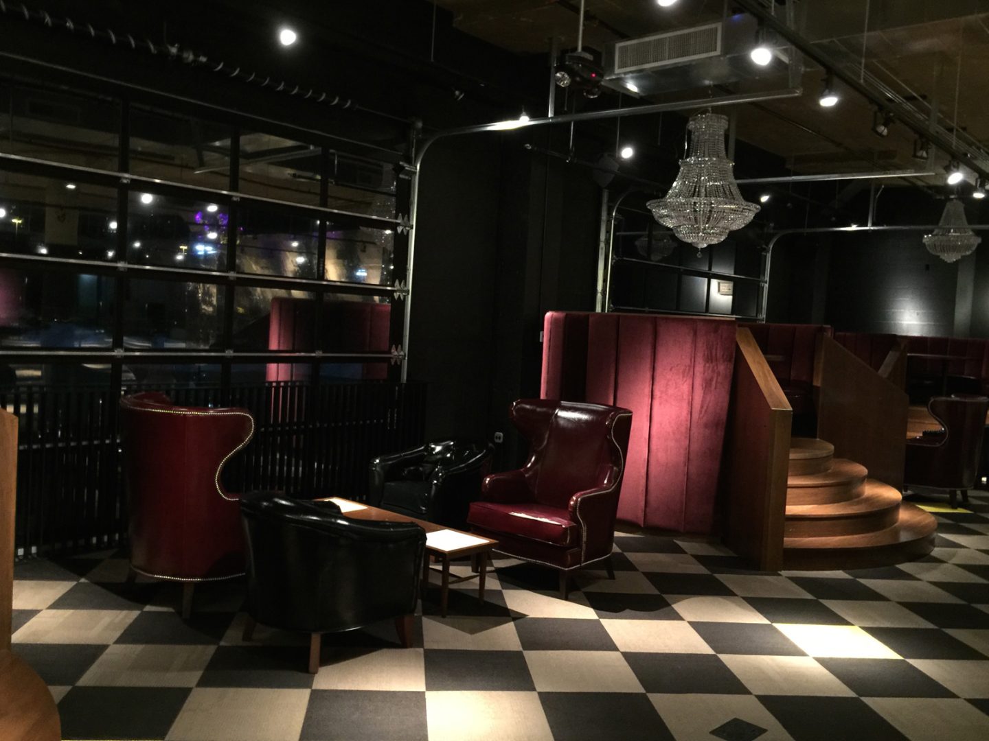 Leveling up the barcade: A visit to Chicago’s Pac-Man themed Level 257 ...