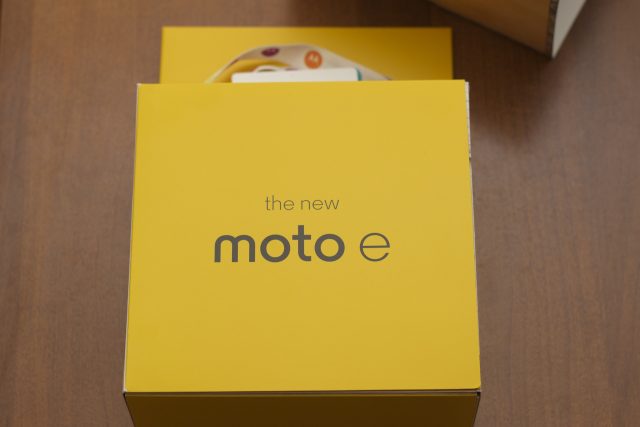 Hands-on: Motorola sent us the new $150 Moto E inside a mystery box ...