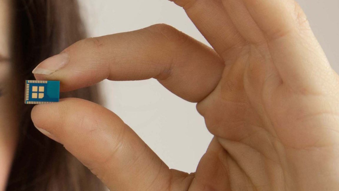 New chip lets gadget developers build mobile apps into their devices ...