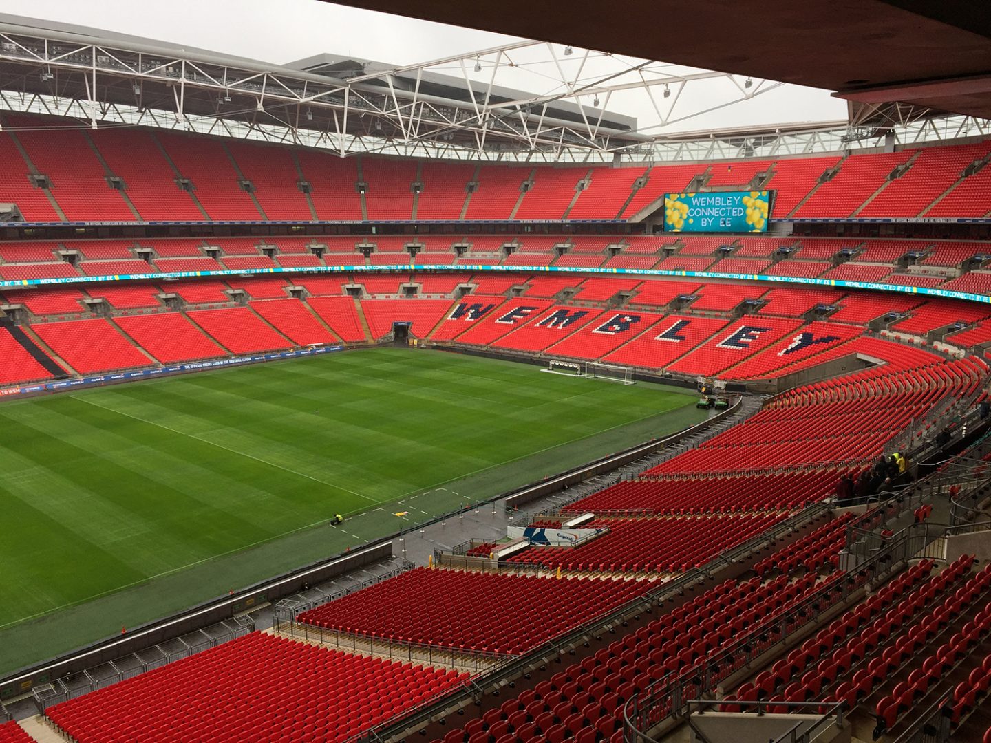 Hands-on with the fastest LTE network in Europe: 400Mbps down, 45Mbps ...