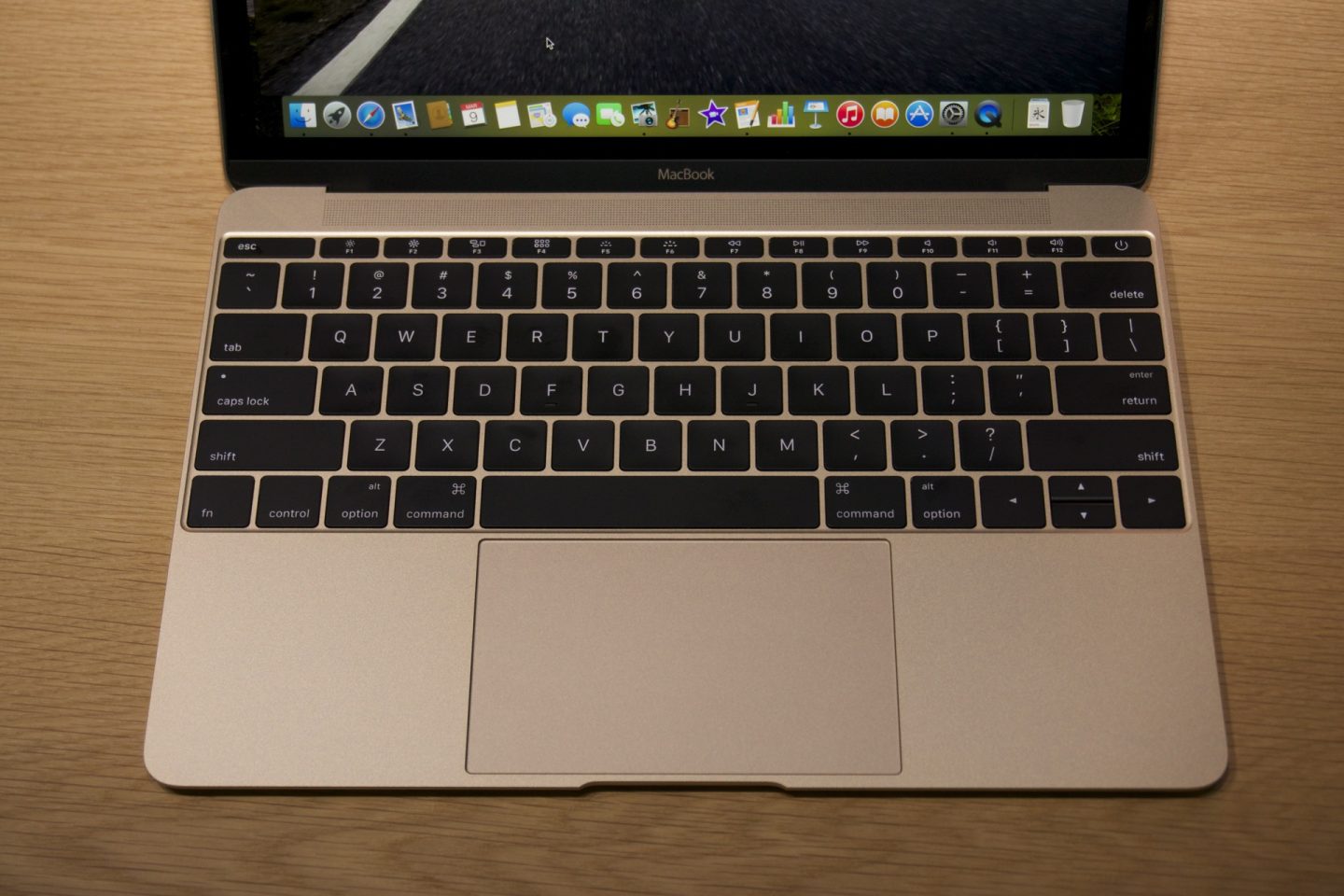 Hands-on with the Retina MacBook: One-port wonder - Ars Technica