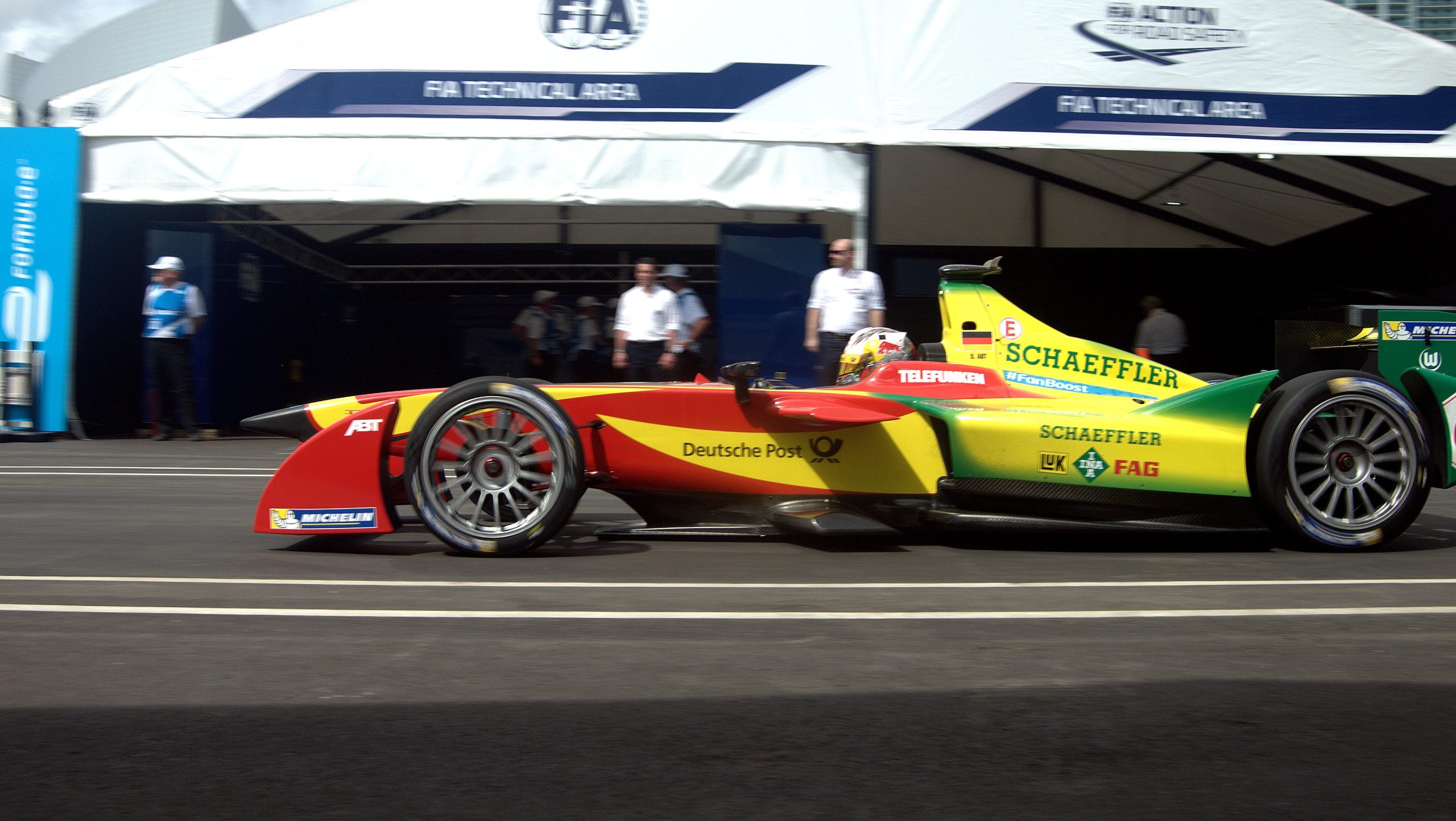 Racing goes electric: At the track with Formula E, the first e-racing ...