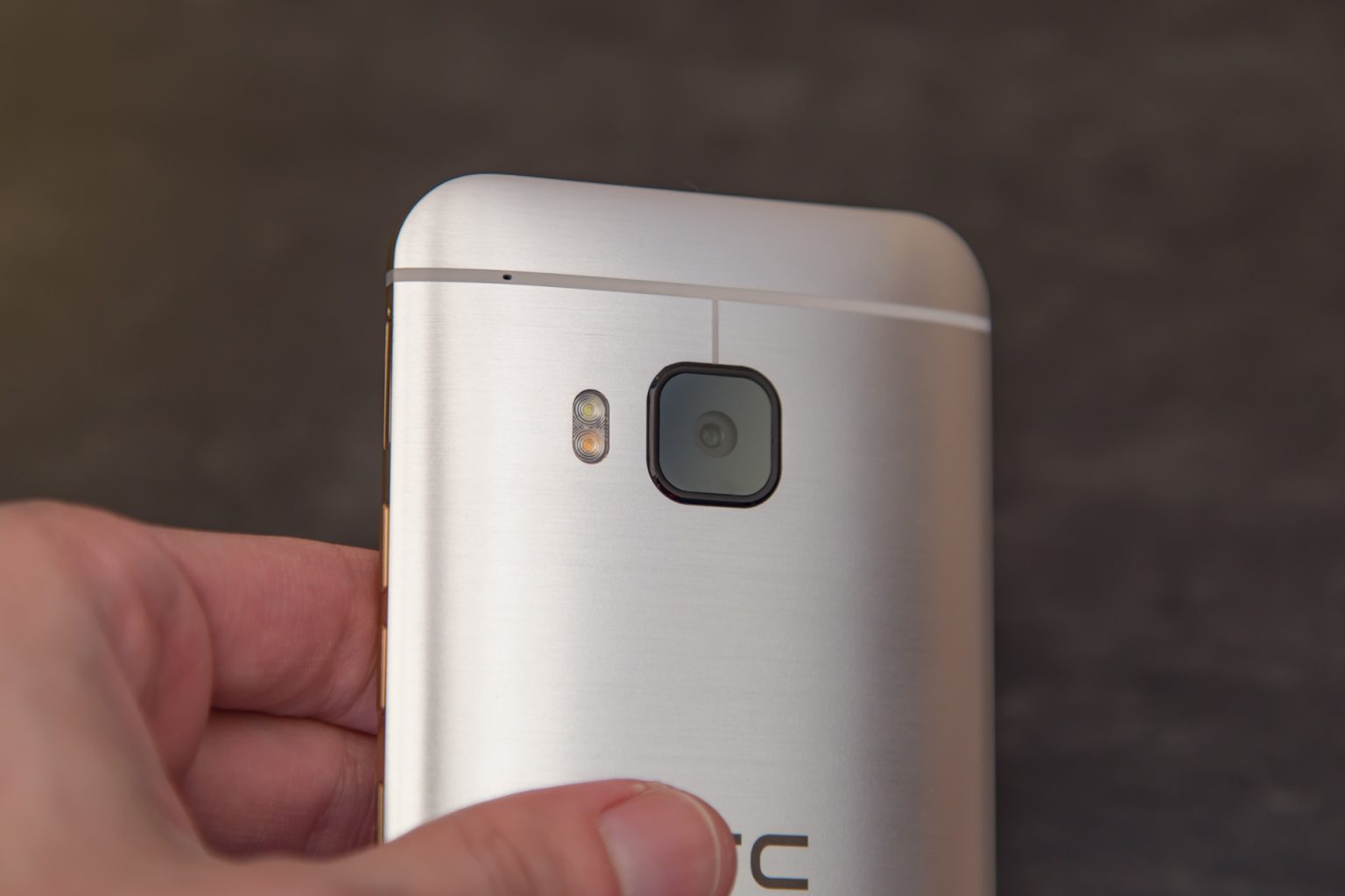 Hands-on with the HTC One M9—last year’s design with higher specs - Ars ...