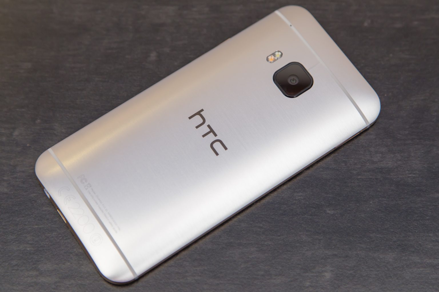 Hands-on with the HTC One M9—last year’s design with higher specs - Ars ...