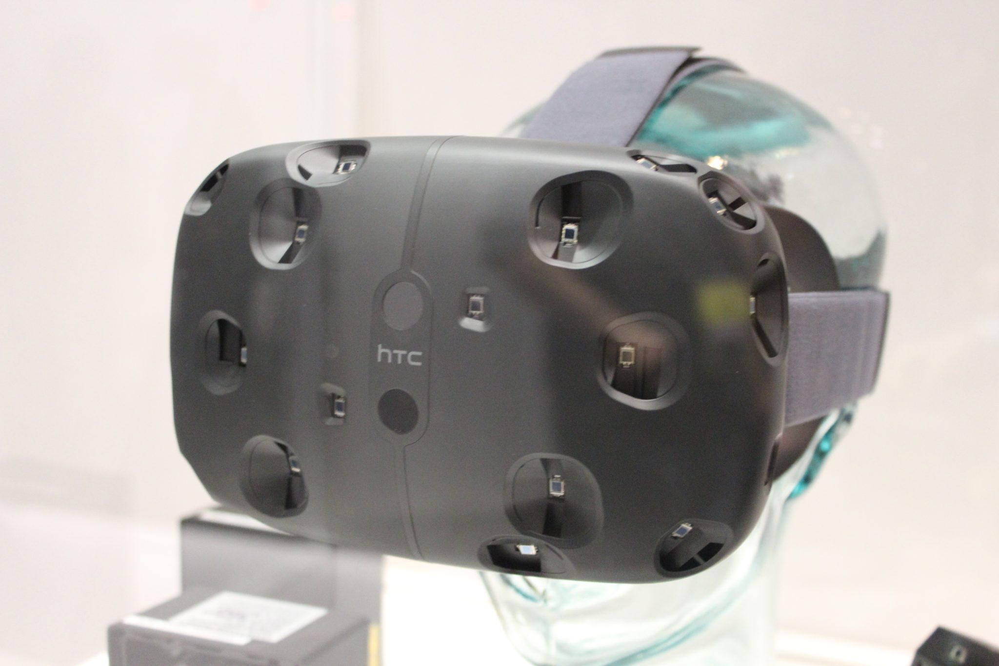 Hands-on: Valve/HTC Vive opens up the virtual reality experience - Ars ...