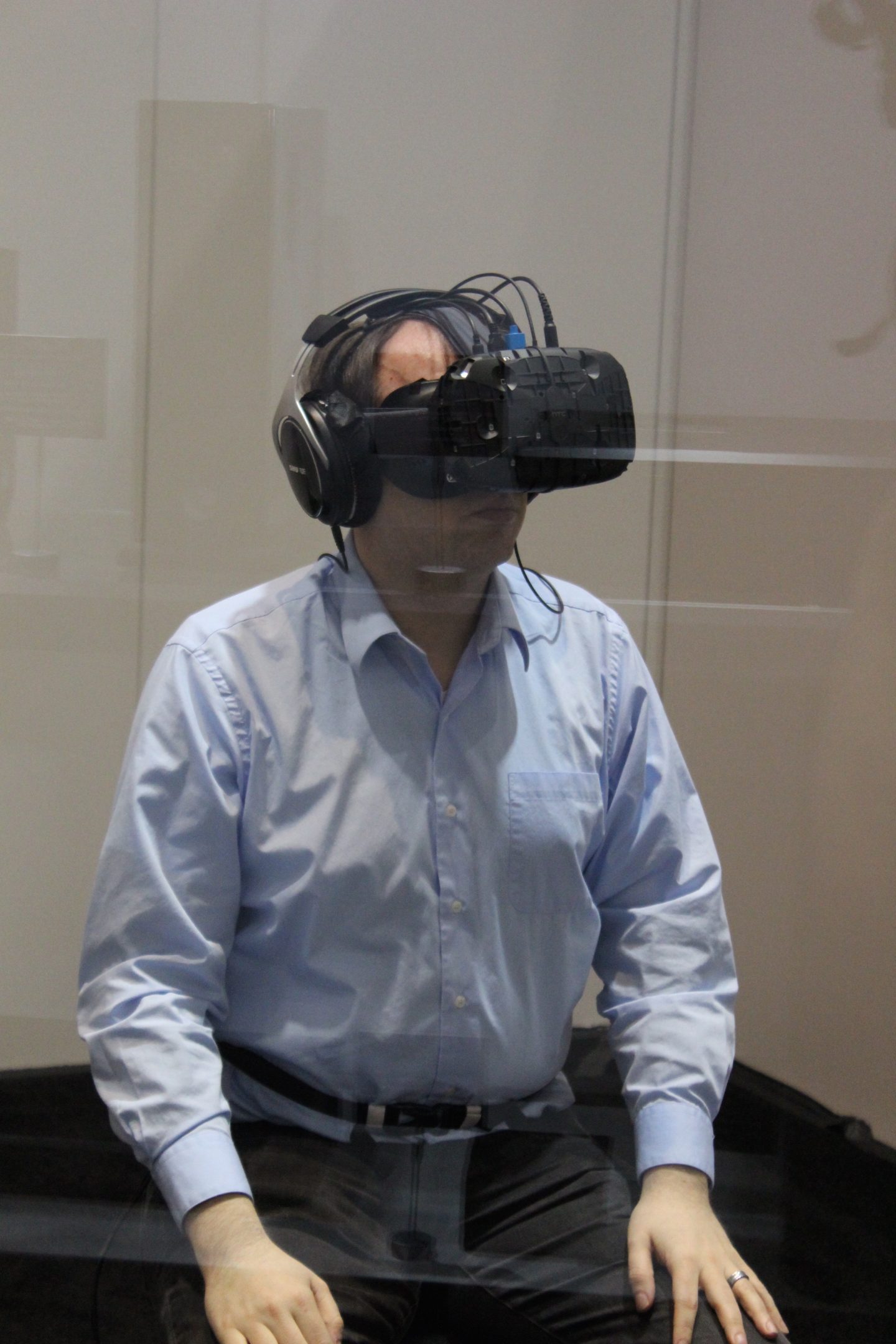 Hands-on: Valve/HTC Vive opens up the virtual reality experience - Ars ...
