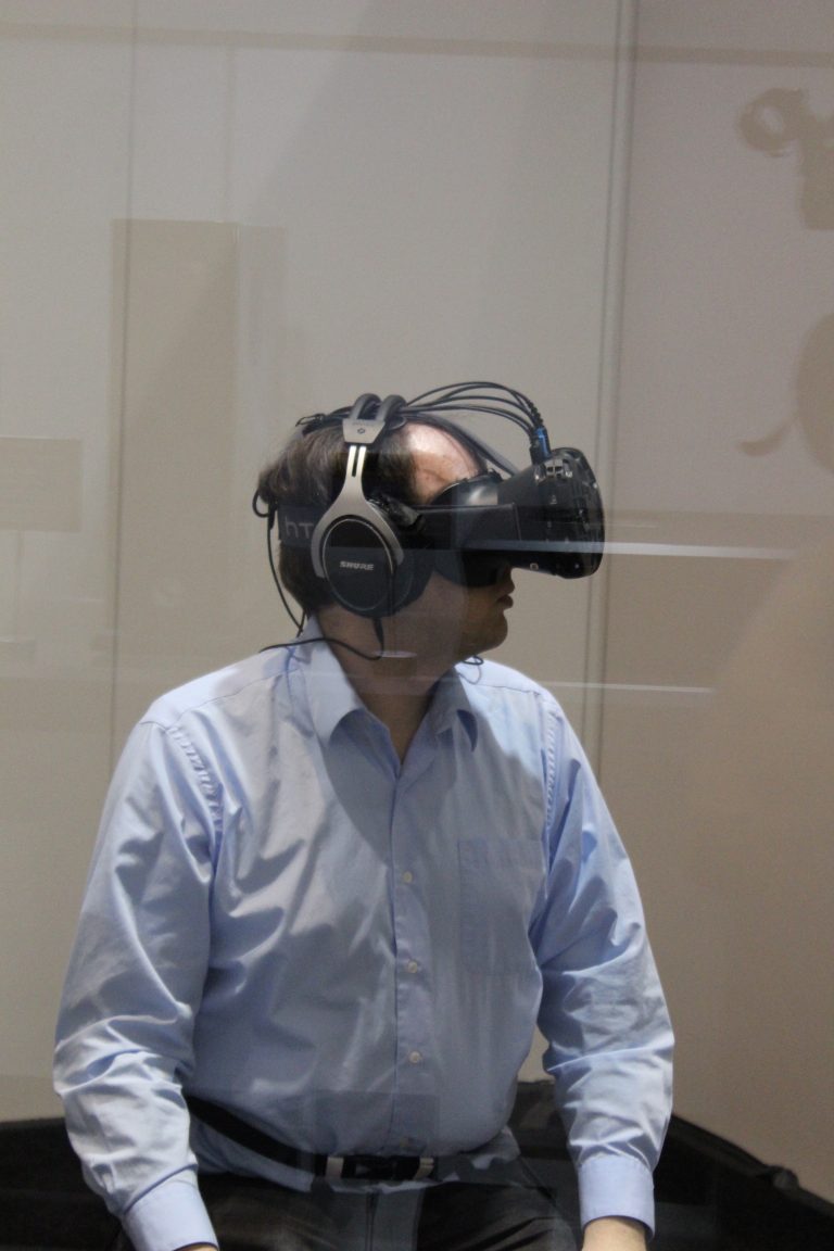Hands-on: Valve/HTC Vive opens up the virtual reality experience - Ars ...