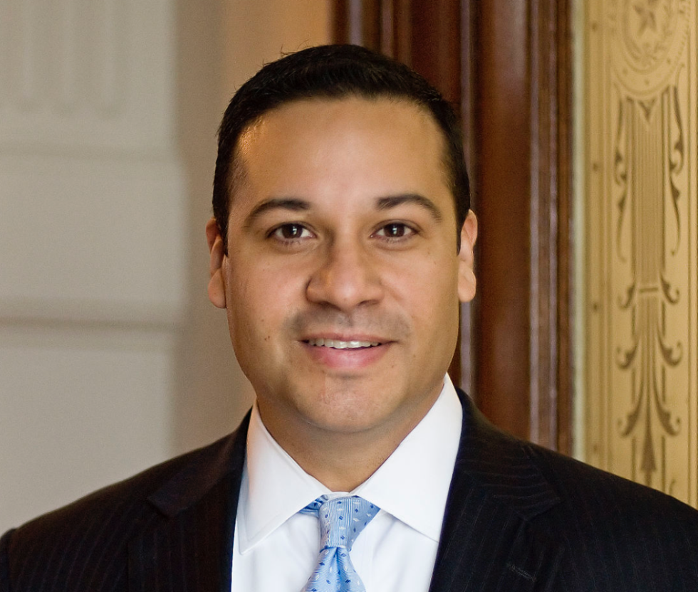 Filming cops from within a 25-foot radius could be illegal in Texas ...