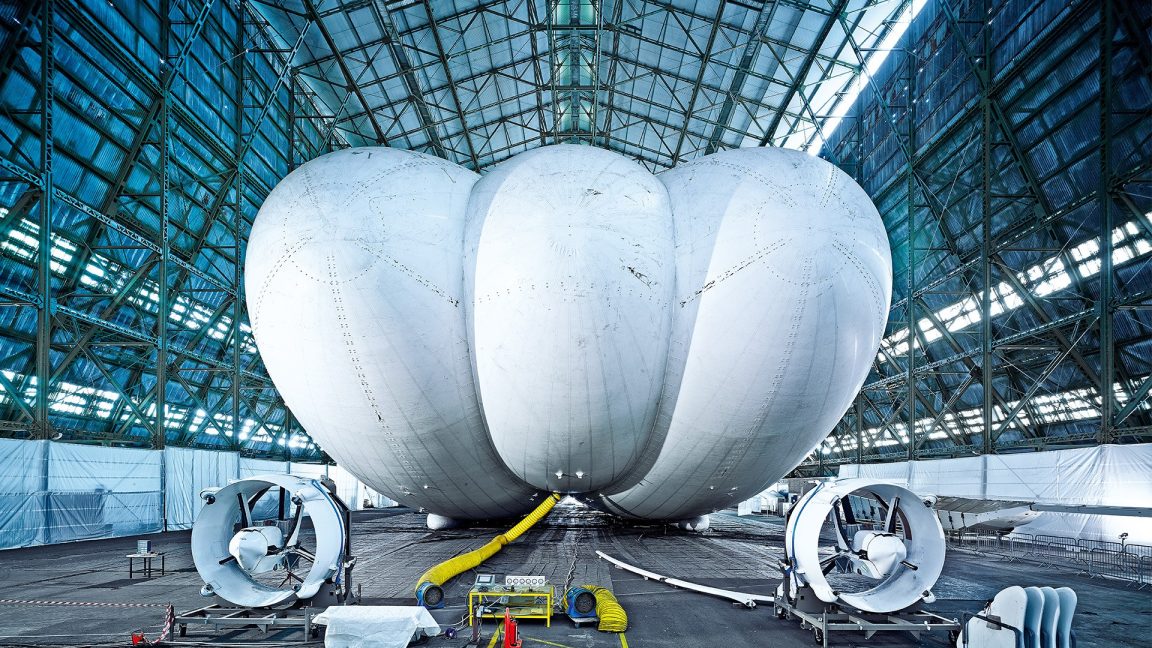 Airlander 10: World’s largest aircraft slowly drifts toward commercial ...