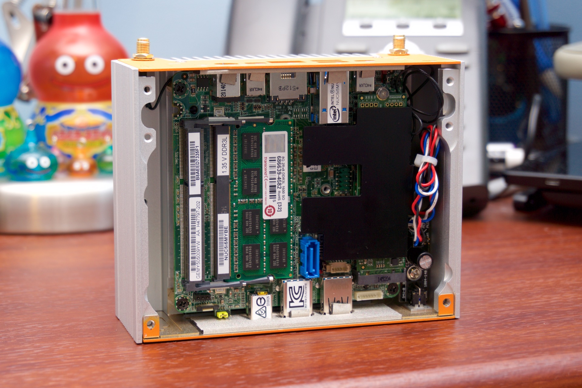 A quick look at Logic Supply’s fanless industrial mini desktop - Ars ...