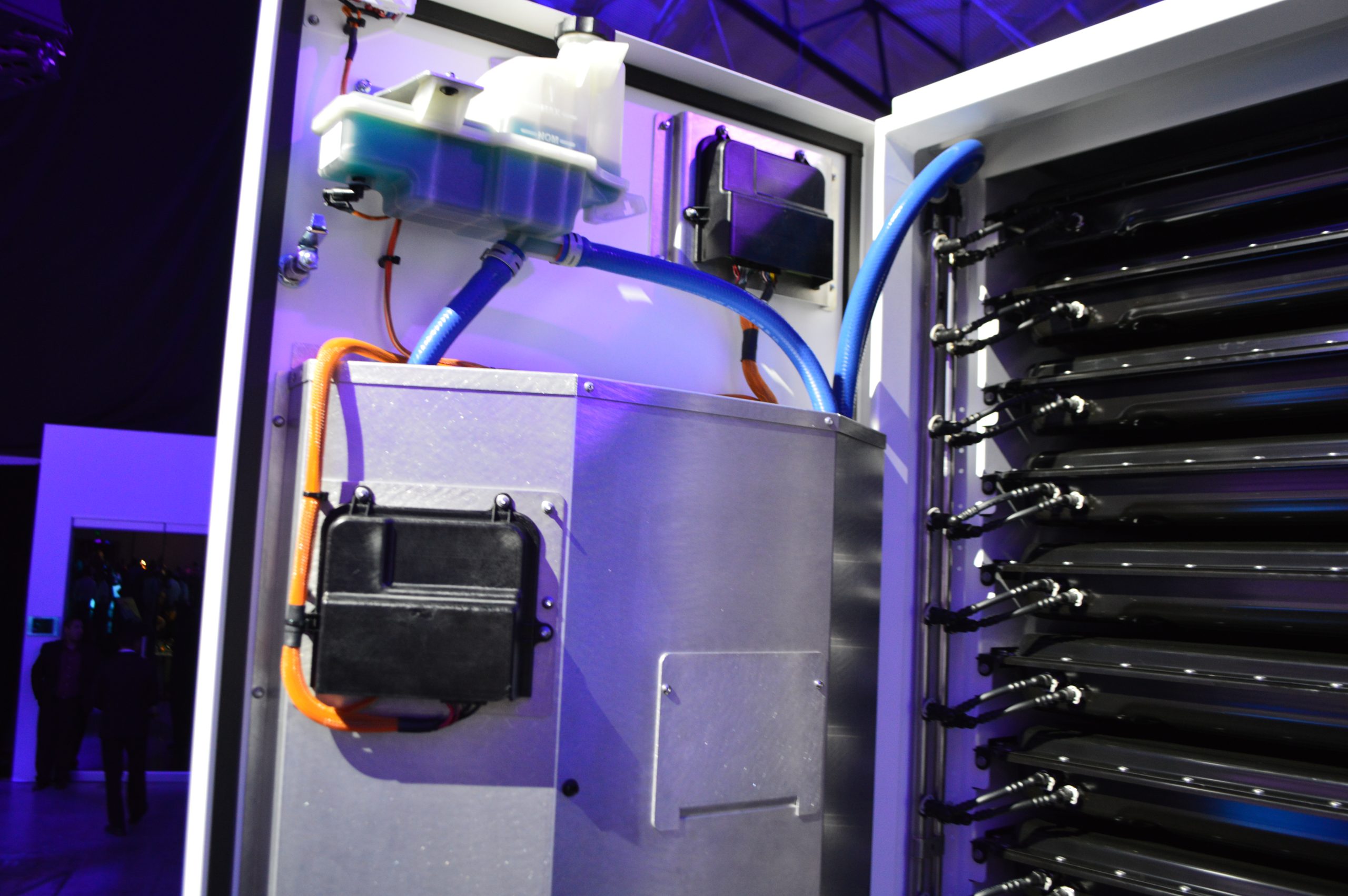 Tesla’s new “Powerwall” home battery will cost $3,500 for 10kWh units ...