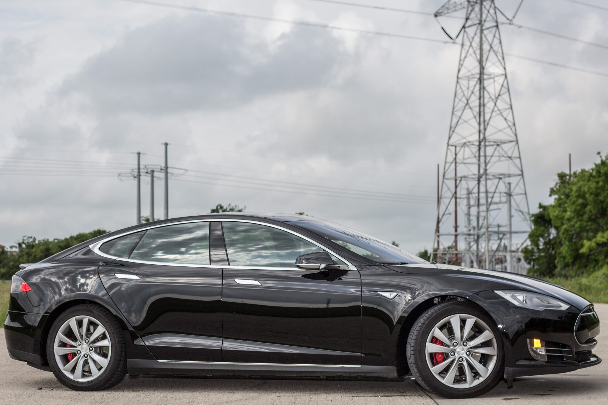 Review: Tesla’s new Model S P85D—double your engines, double your fun ...