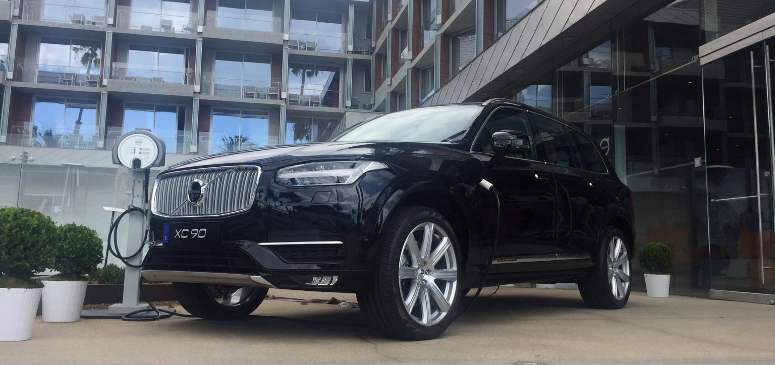 Hands on, hands off, with Volvo’s new XC90 SUVs - Ars Technica