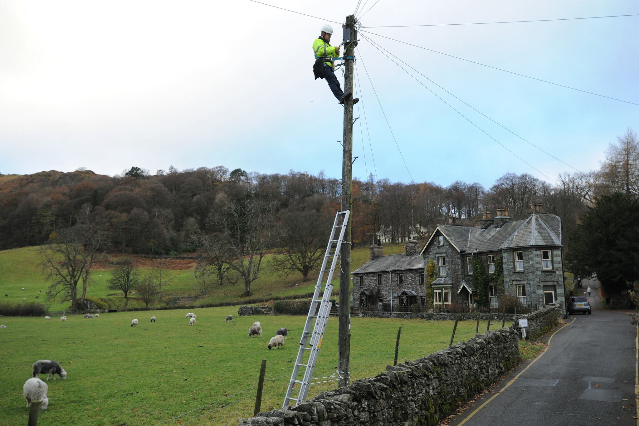 Sky asks Ofcom to investigate BT’s control of UK telecoms network - Ars ...