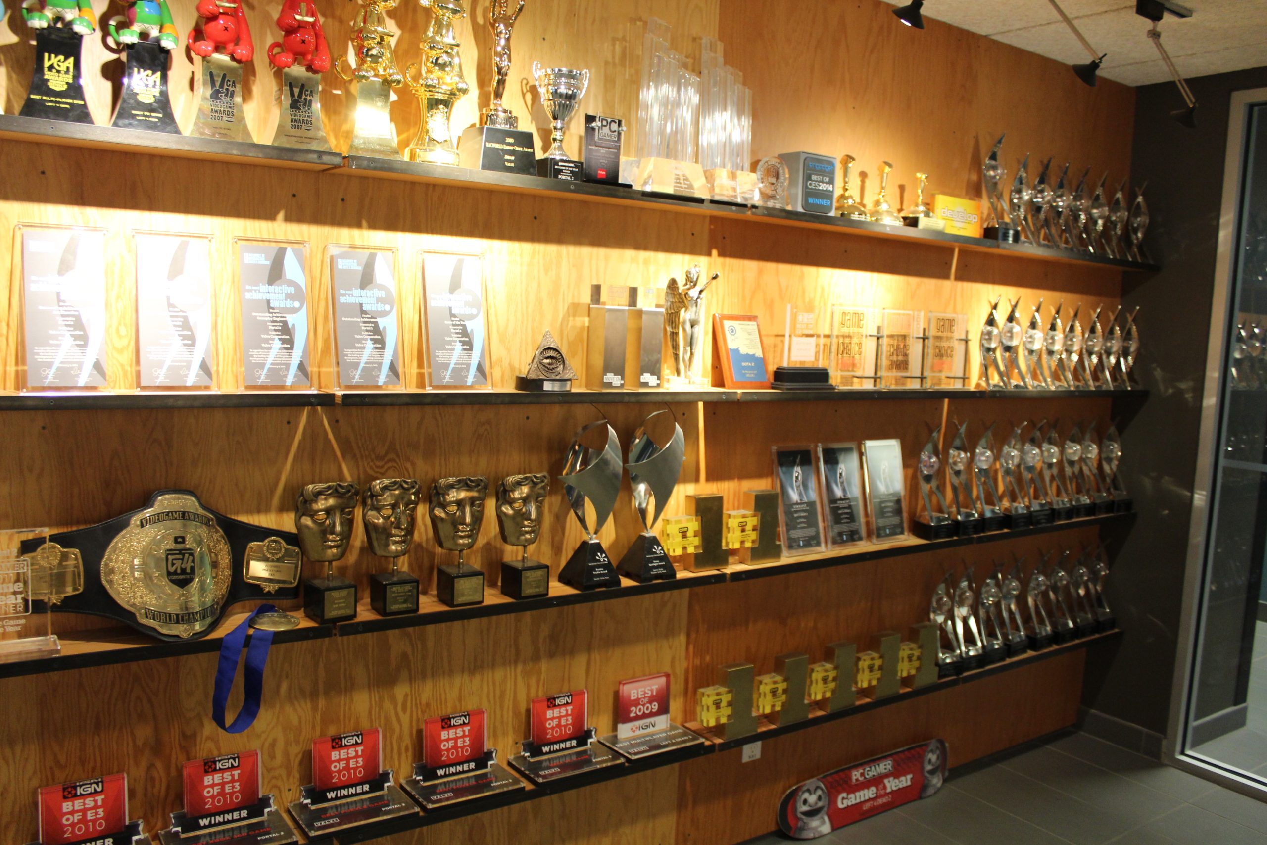 SteamVR: The room-scale VR world that feels like an “IMAX in your house ...