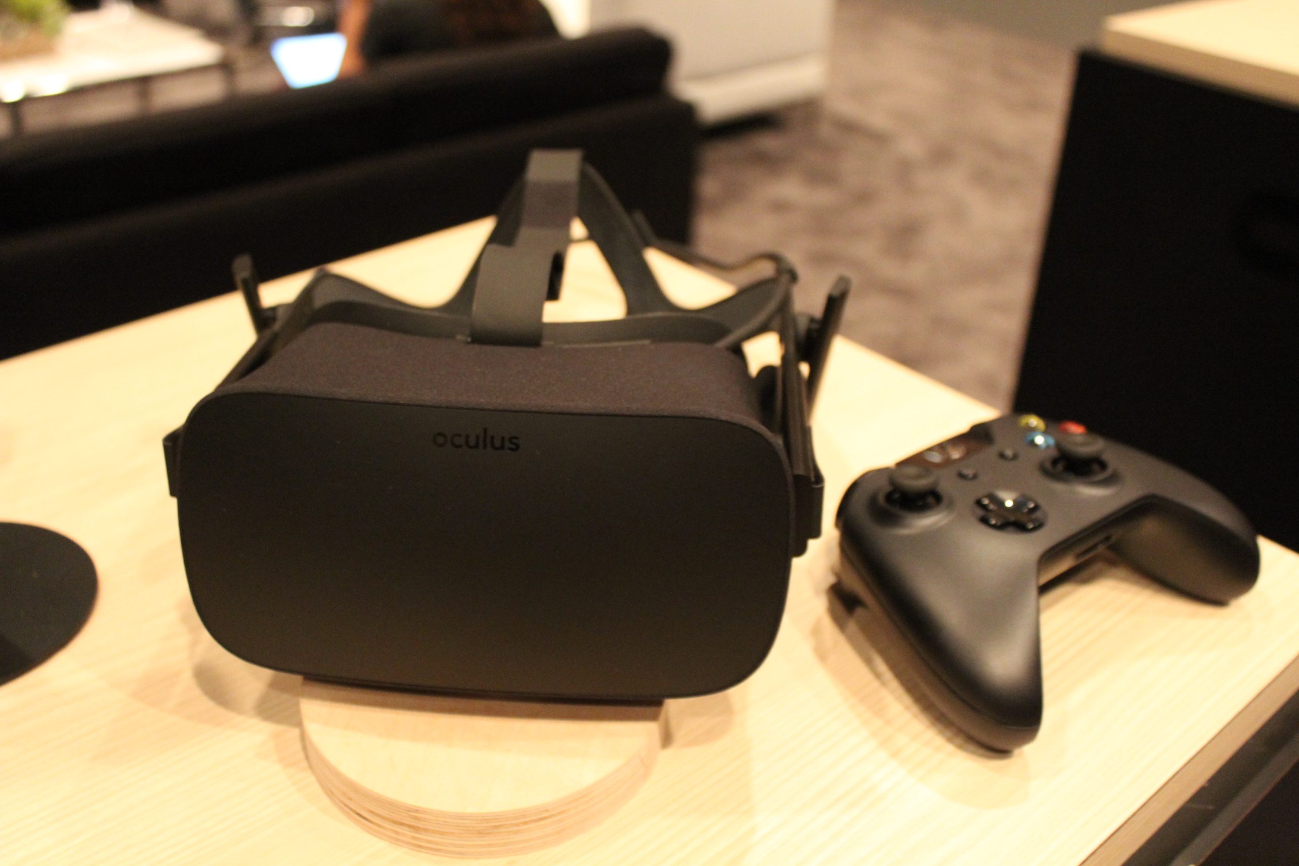 Hands-on: Reaching out and touching someone with Oculus’ Touch ...