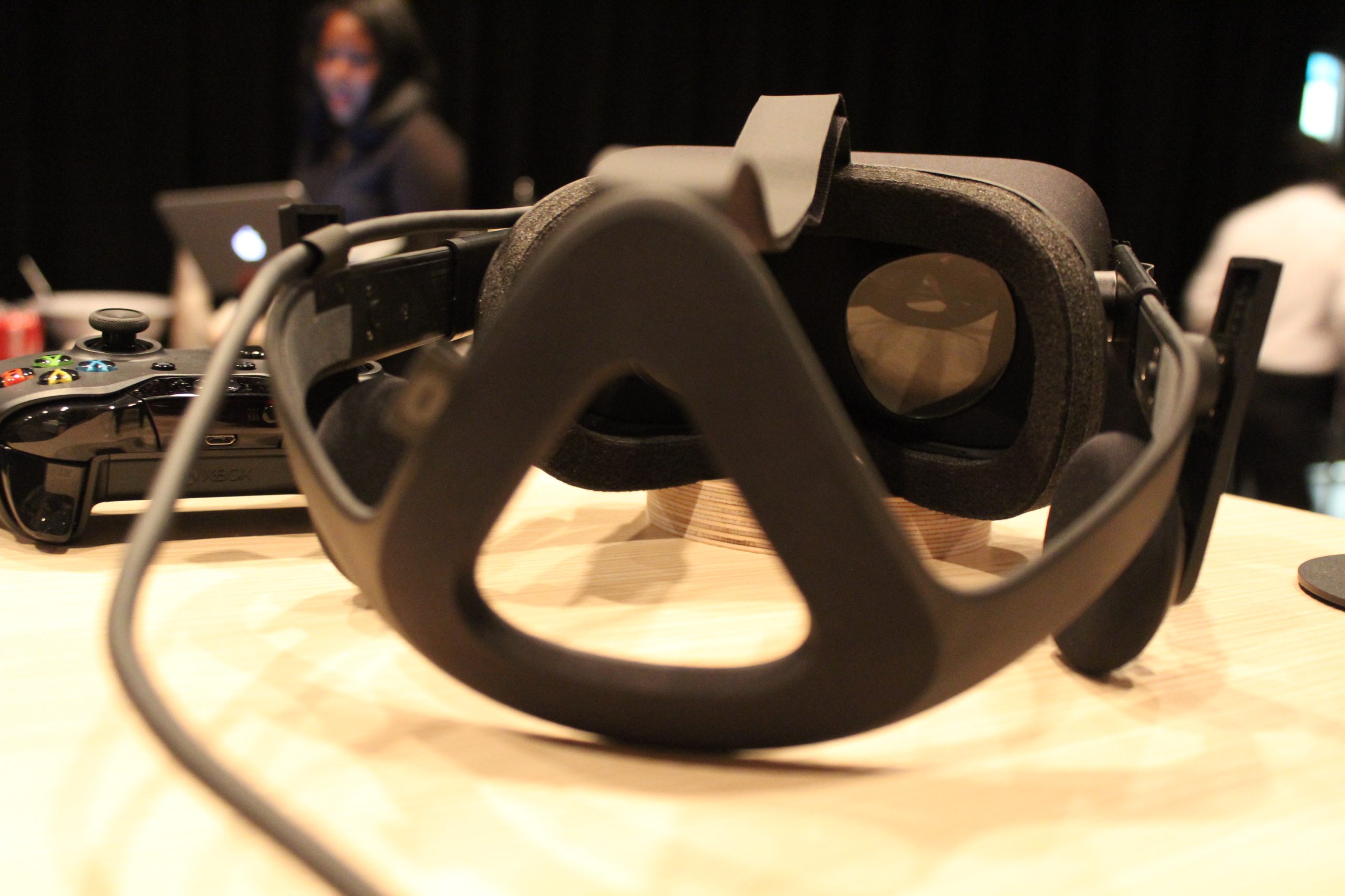 Hands-on: Reaching out and touching someone with Oculus’ Touch ...