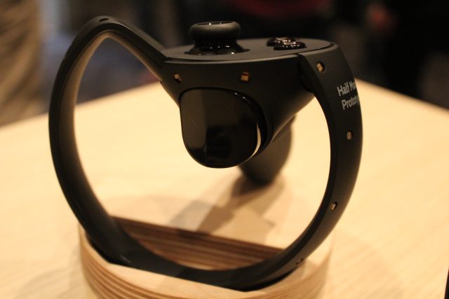 Hands-on: Reaching out and touching someone with Oculus’ Touch ...