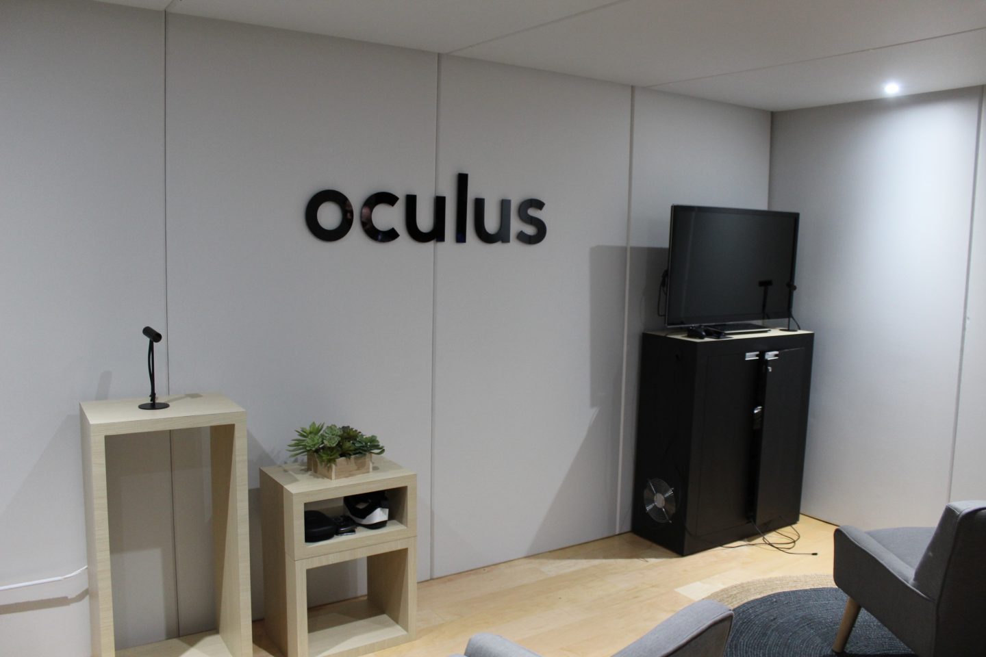 Hands-on: Reaching out and touching someone with Oculus’ Touch ...