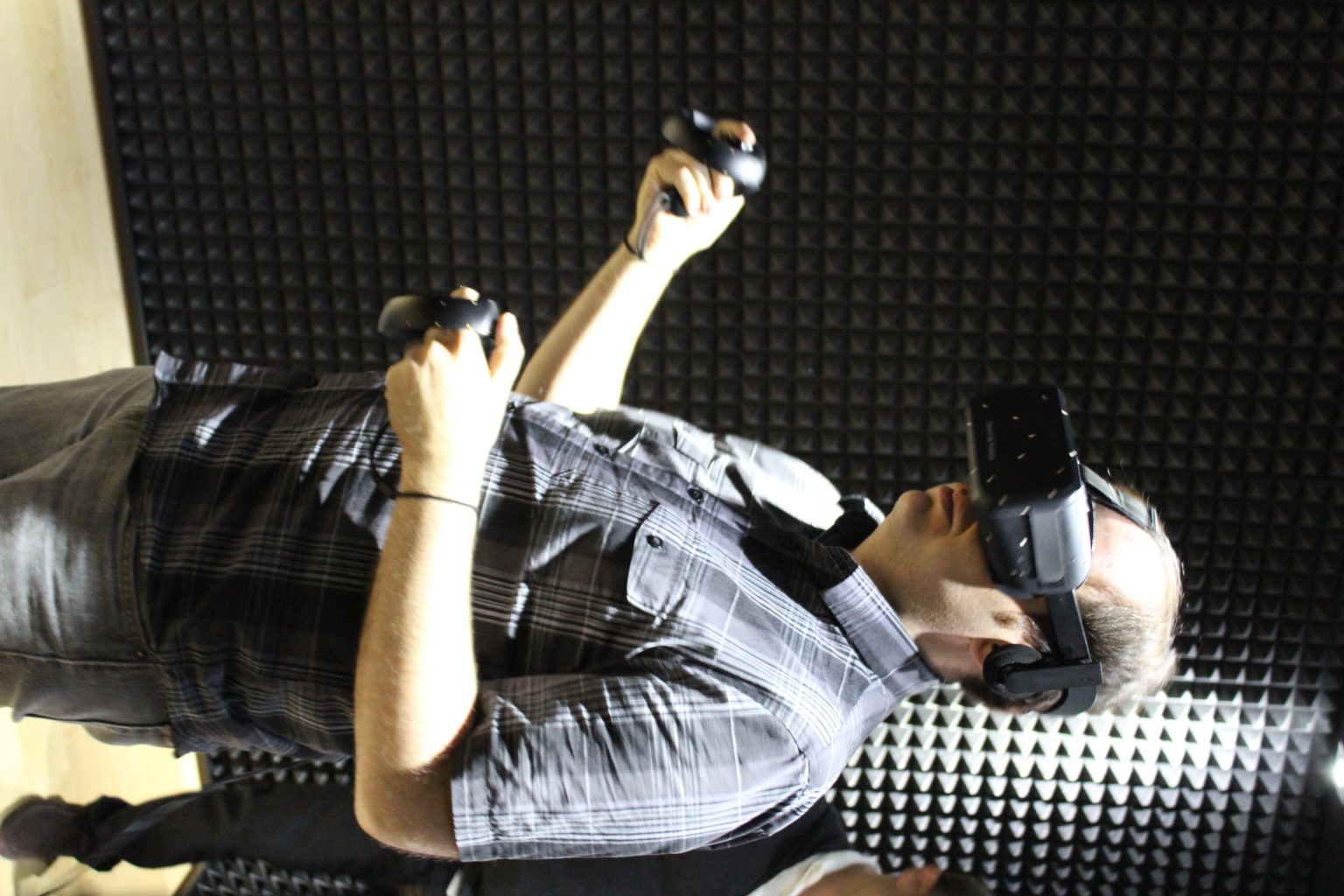 Hands-on: Reaching out and touching someone with Oculus’ Touch ...