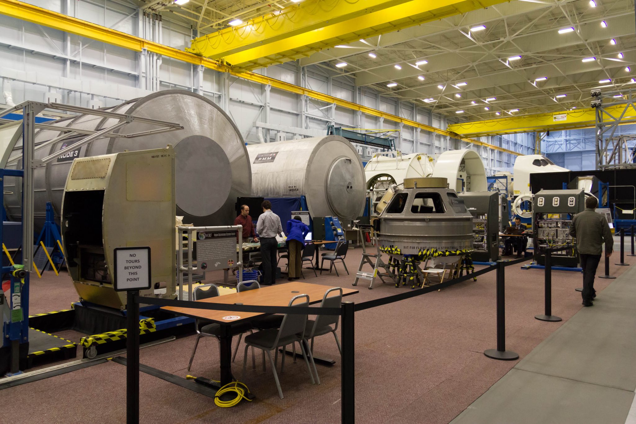 A detailed photo tour of NASA’s space shuttle cockpit trainer - Ars ...