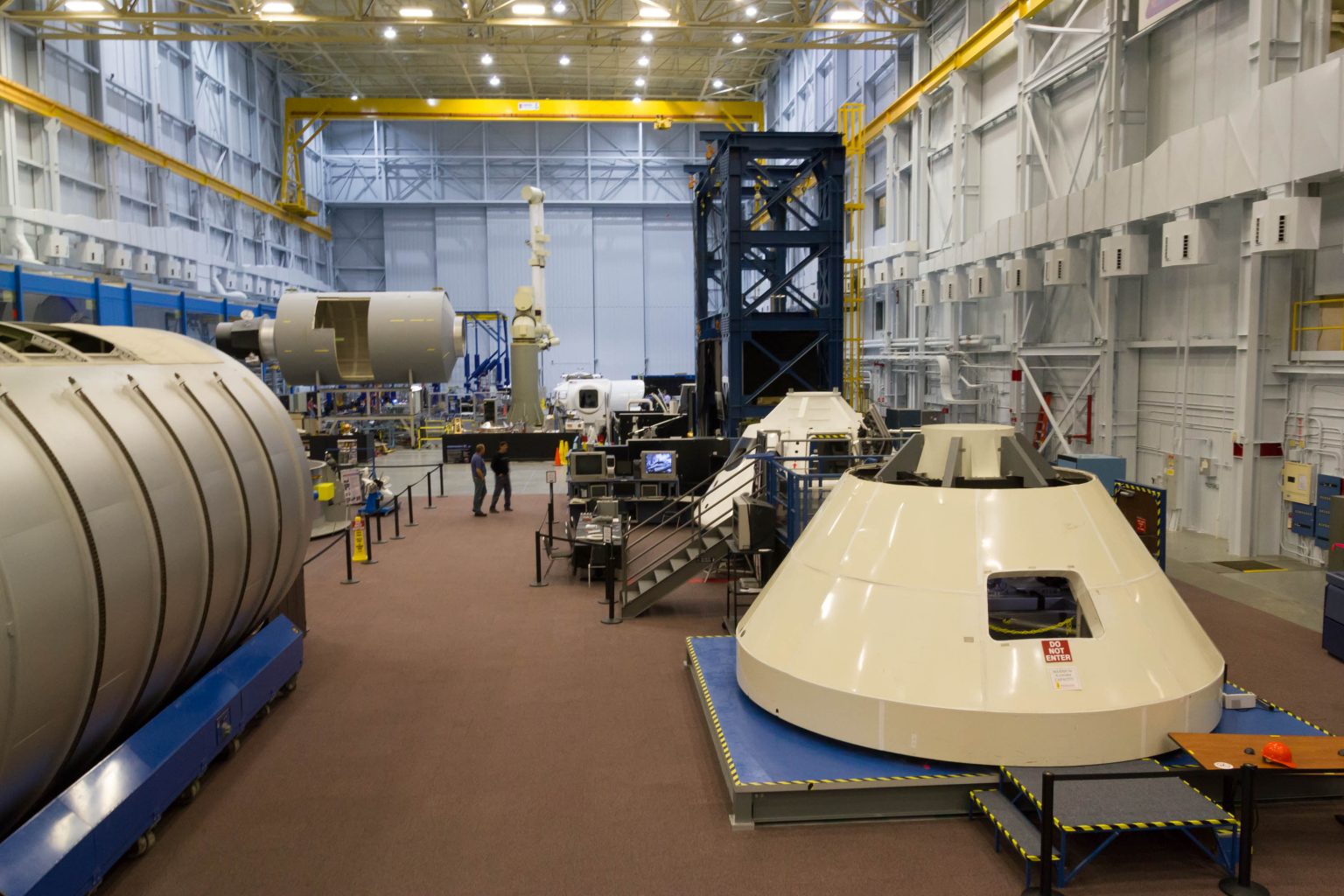 A detailed photo tour of NASA’s space shuttle cockpit trainer - Ars ...