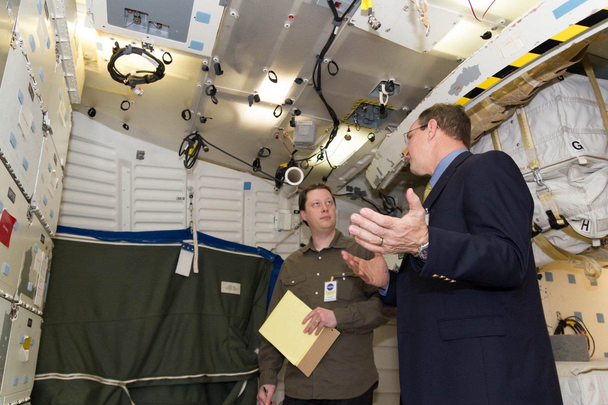 A detailed photo tour of NASA’s space shuttle cockpit trainer - Ars ...