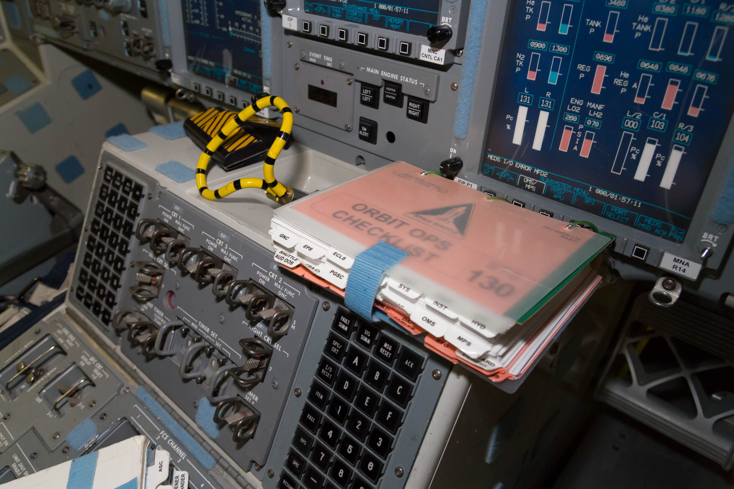 A detailed photo tour of NASA’s space shuttle cockpit trainer - Ars ...