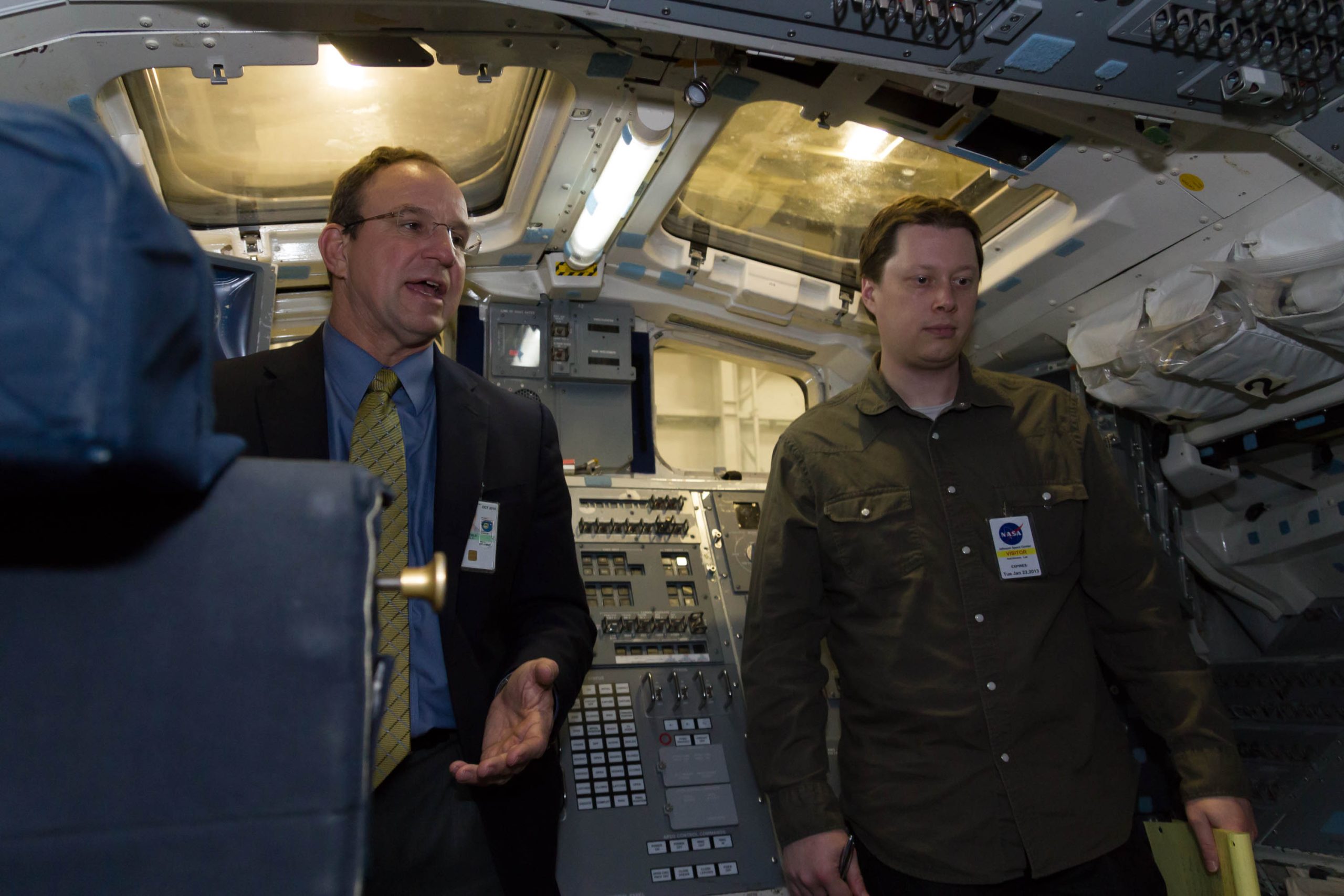 A detailed photo tour of NASA’s space shuttle cockpit trainer - Ars ...