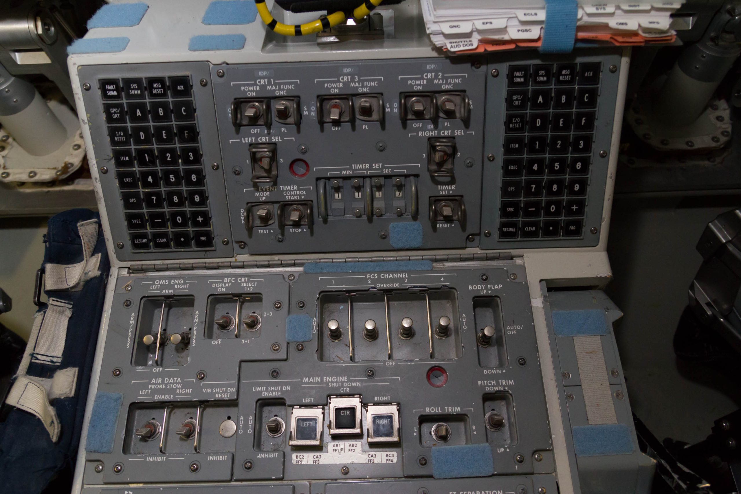 A detailed photo tour of NASA’s space shuttle cockpit trainer - Ars ...