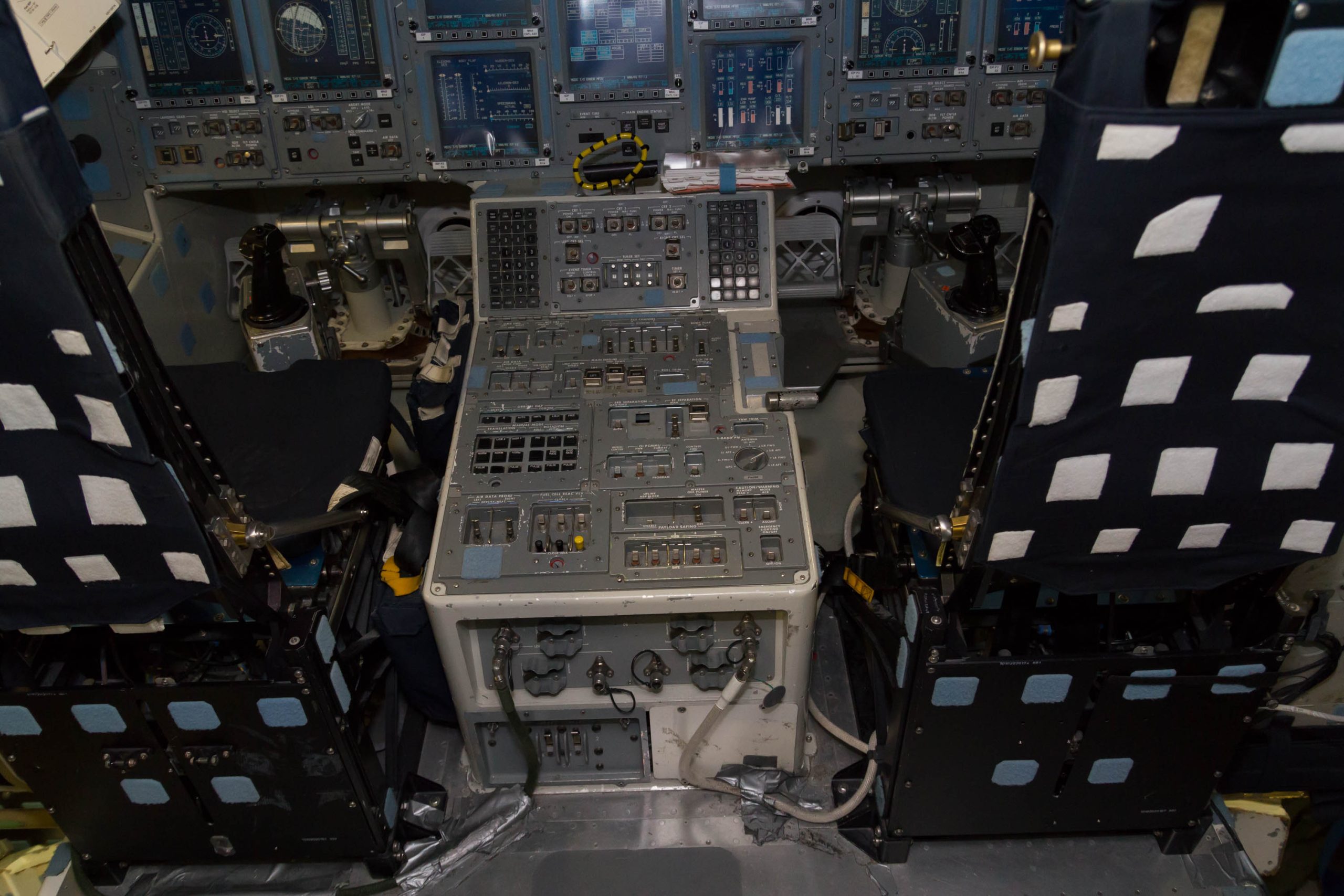 A detailed photo tour of NASA’s space shuttle cockpit trainer - Ars ...