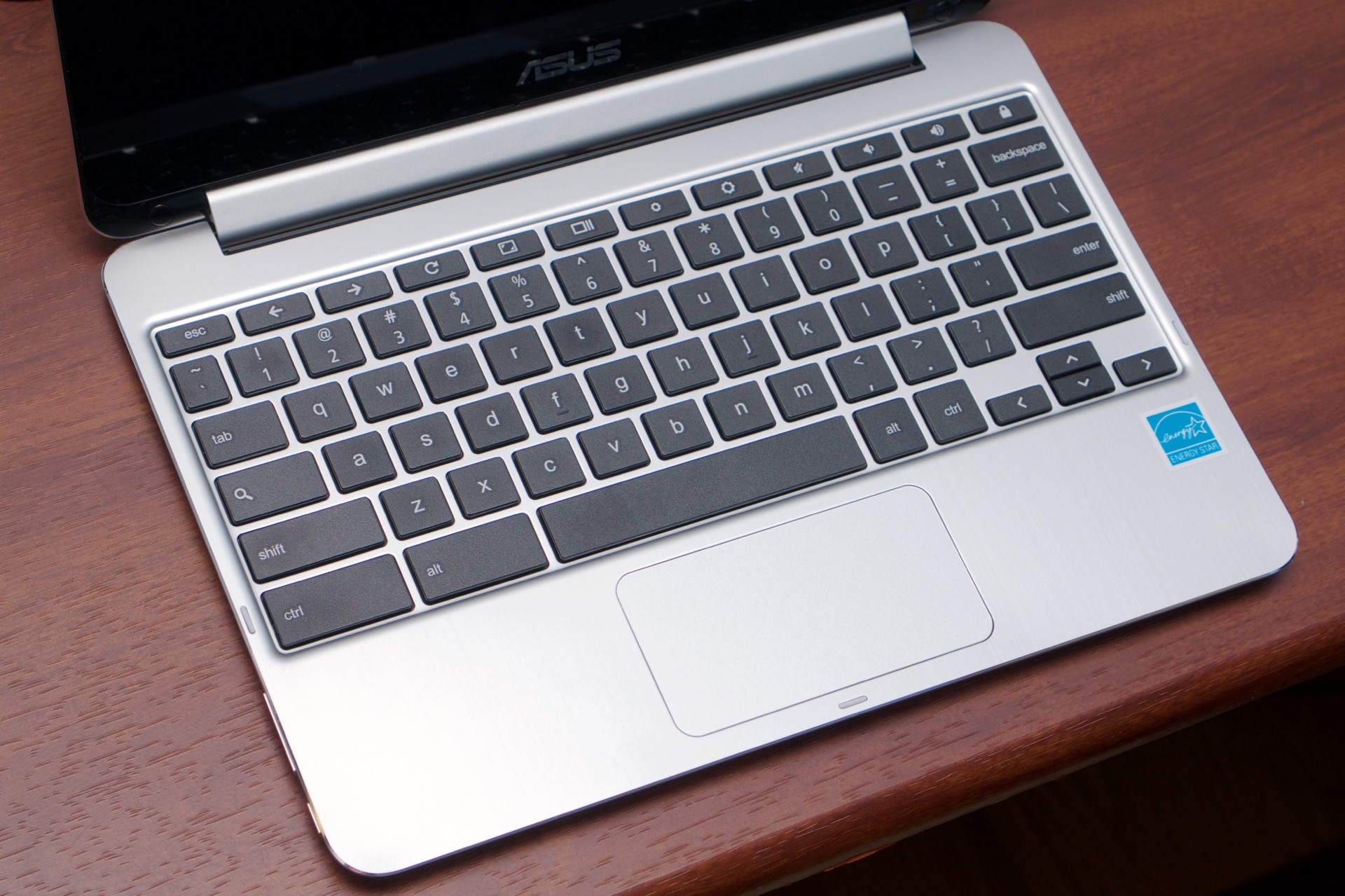 Asus’ Chromebook Flip looks and feels great, unless you’re typing on it ...