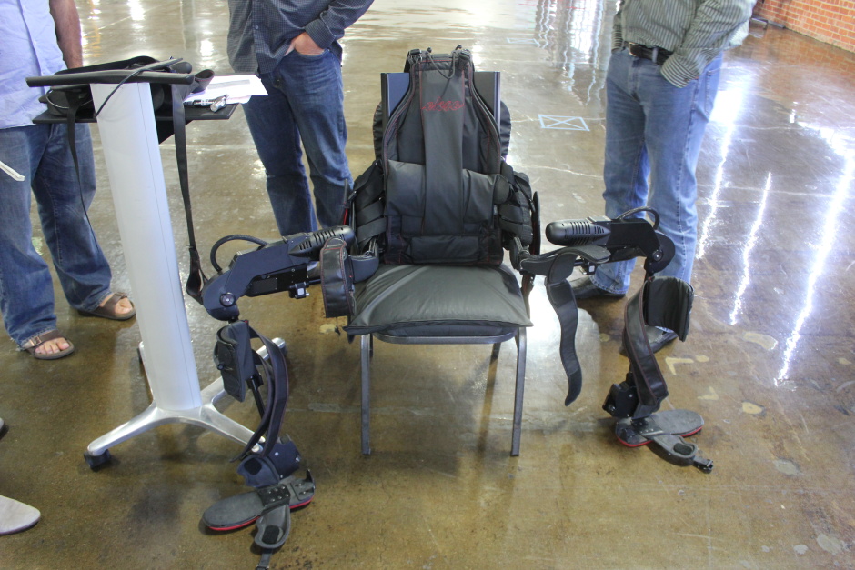 This magic exoskeleton for industrial workers is the future—we know, we ...