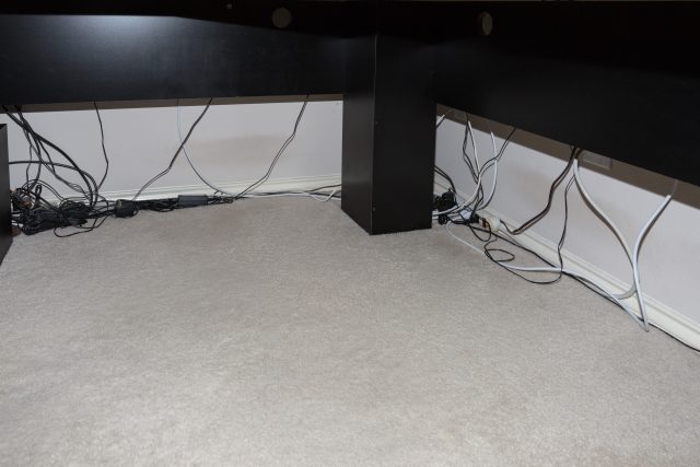 Help! There is a seething mass of snakes under my desk - Ars Technica
