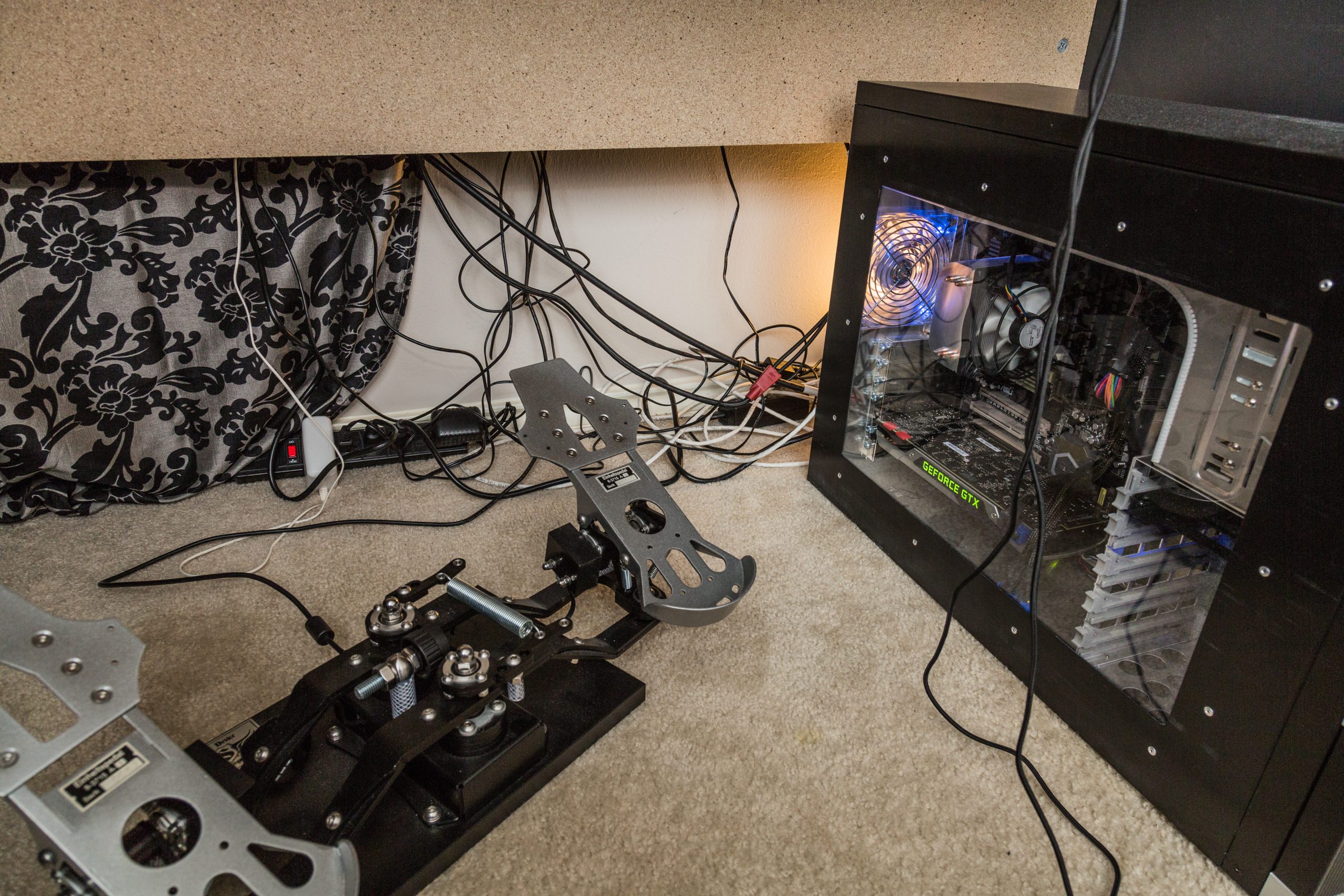 Help! There is a seething mass of snakes under my desk - Ars Technica