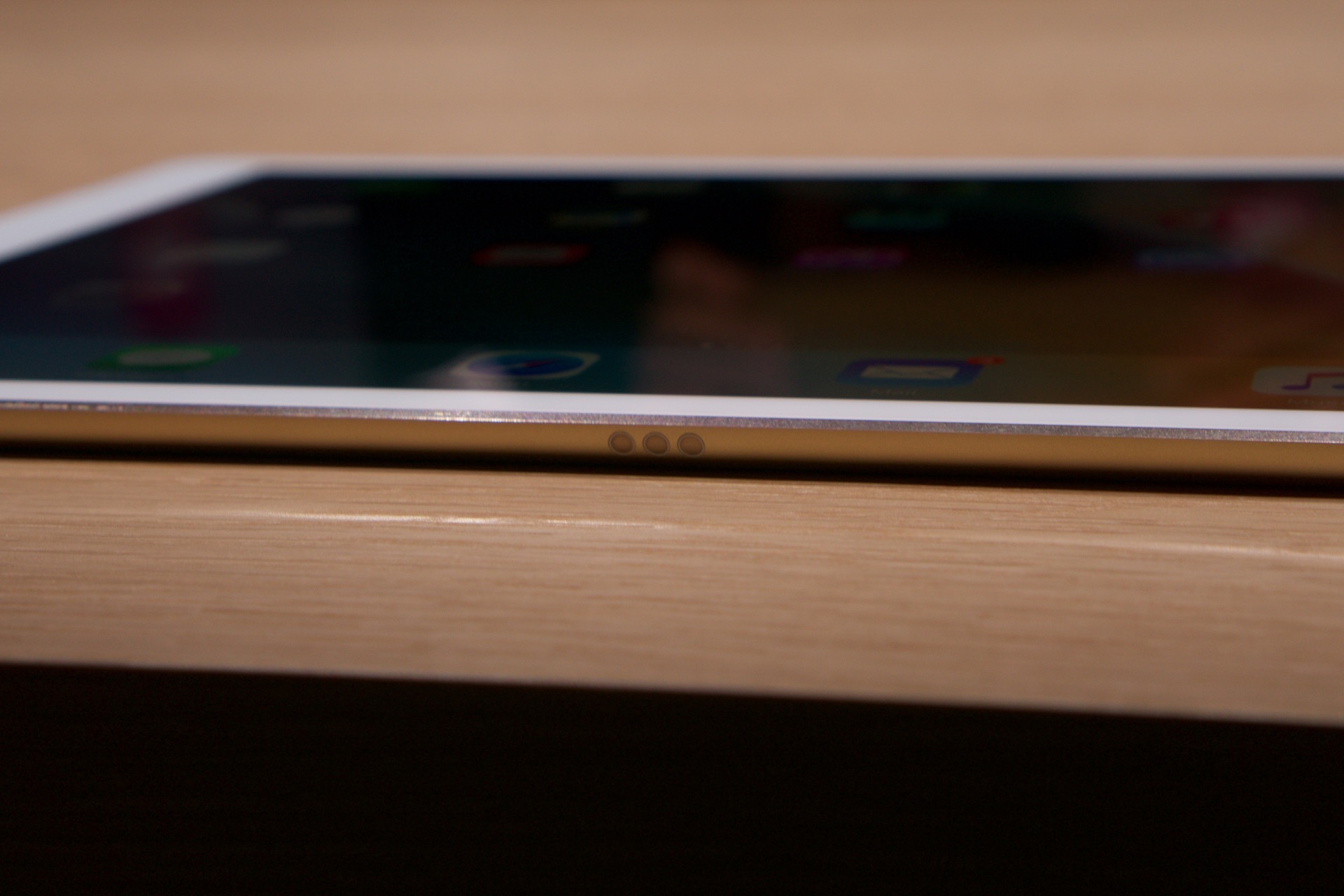 Hands-on with the iPad Pro, its keyboard, and its pencil - Ars Technica