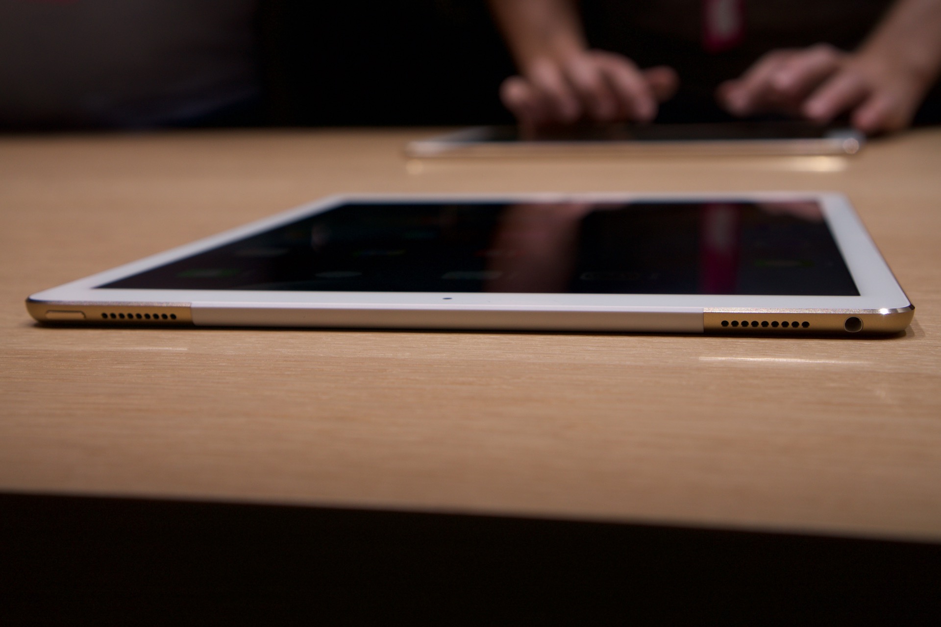 Hands-on with the iPad Pro, its keyboard, and its pencil - Ars Technica