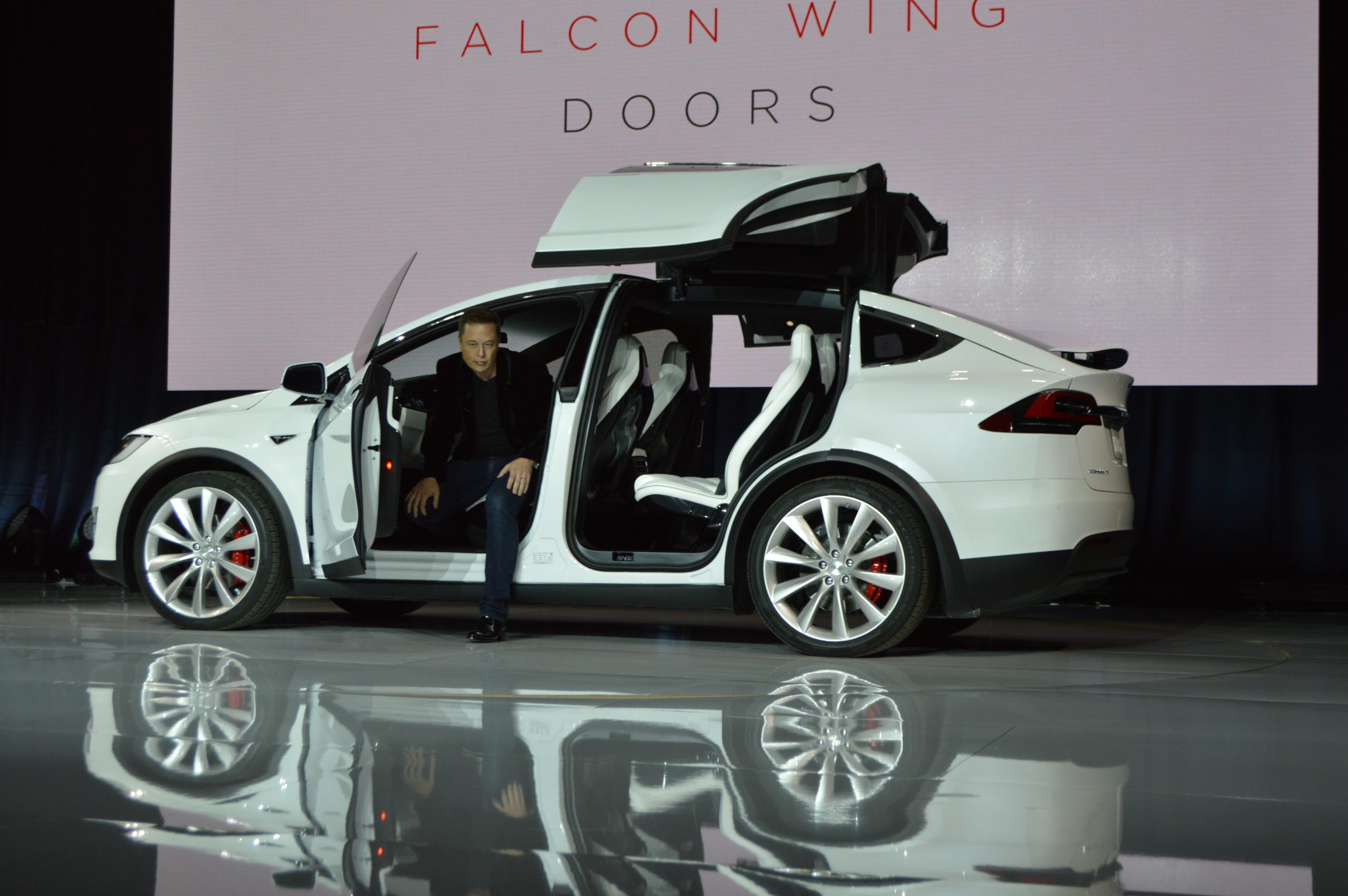 An evening up close with the Tesla Model X - Ars Technica