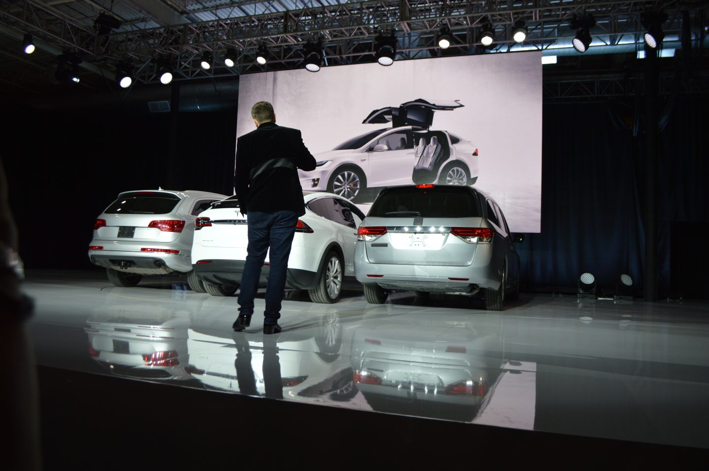 An evening up close with the Tesla Model X - Ars Technica
