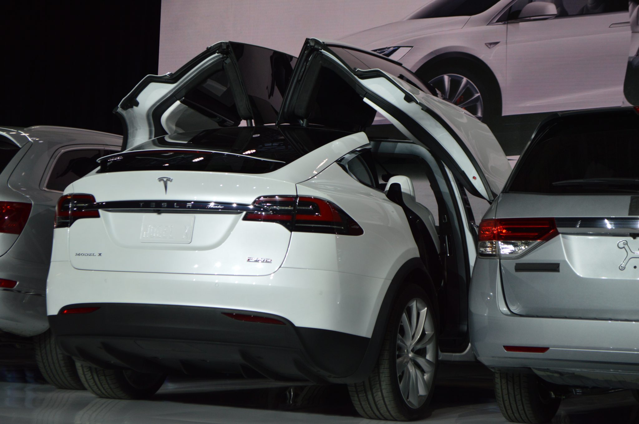 An evening up close with the Tesla Model X - Ars Technica