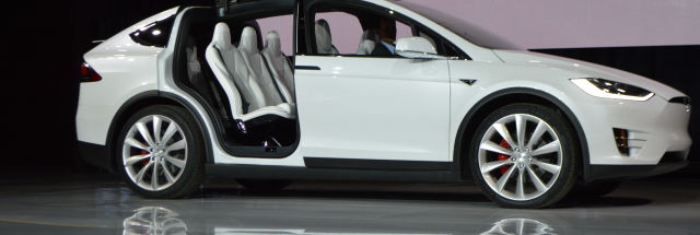 An evening up close with the Tesla Model X | Ars Technica