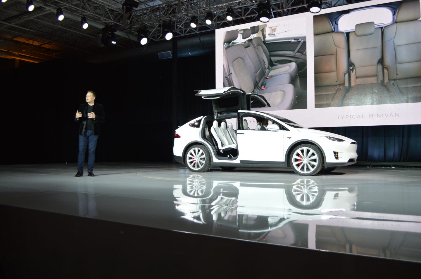 An evening up close with the Tesla Model X - Ars Technica