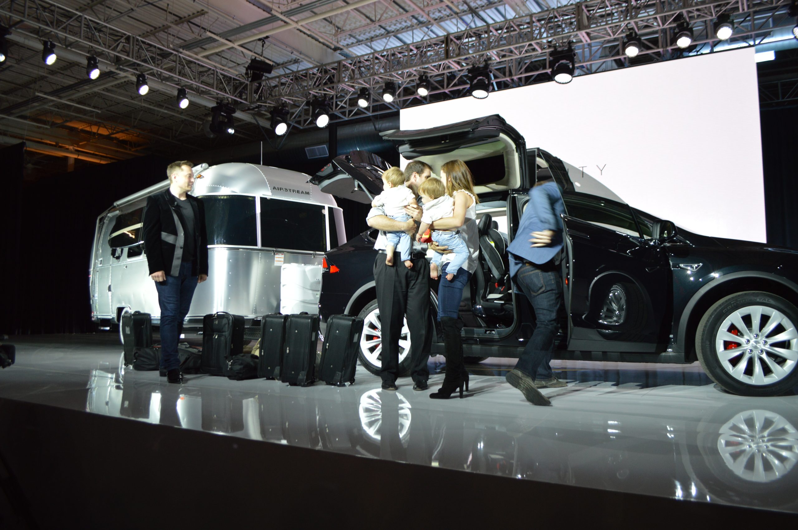 An evening up close with the Tesla Model X - Ars Technica