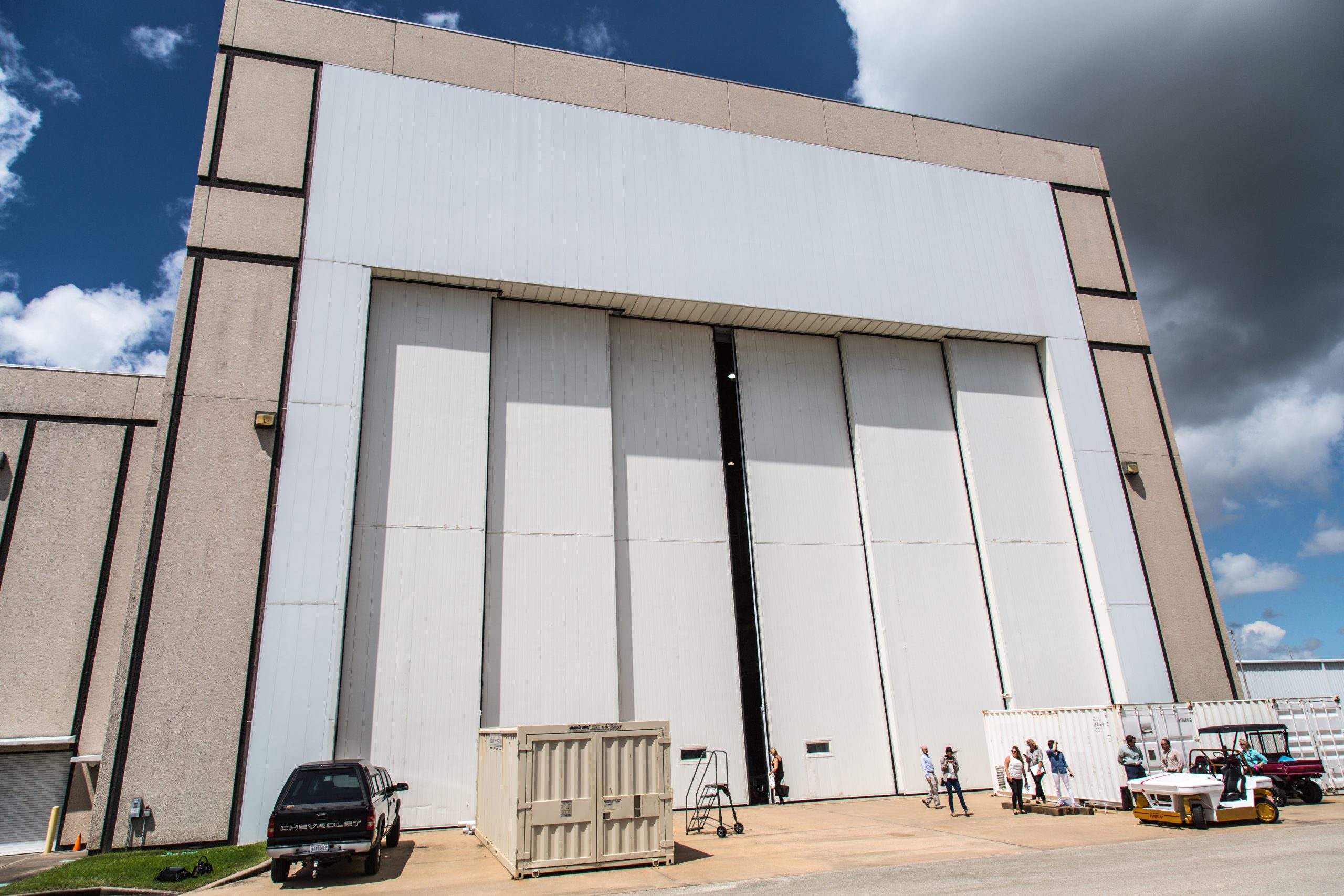 Exploring NASA’s Johnson Space Center with the cast of The Martian ...