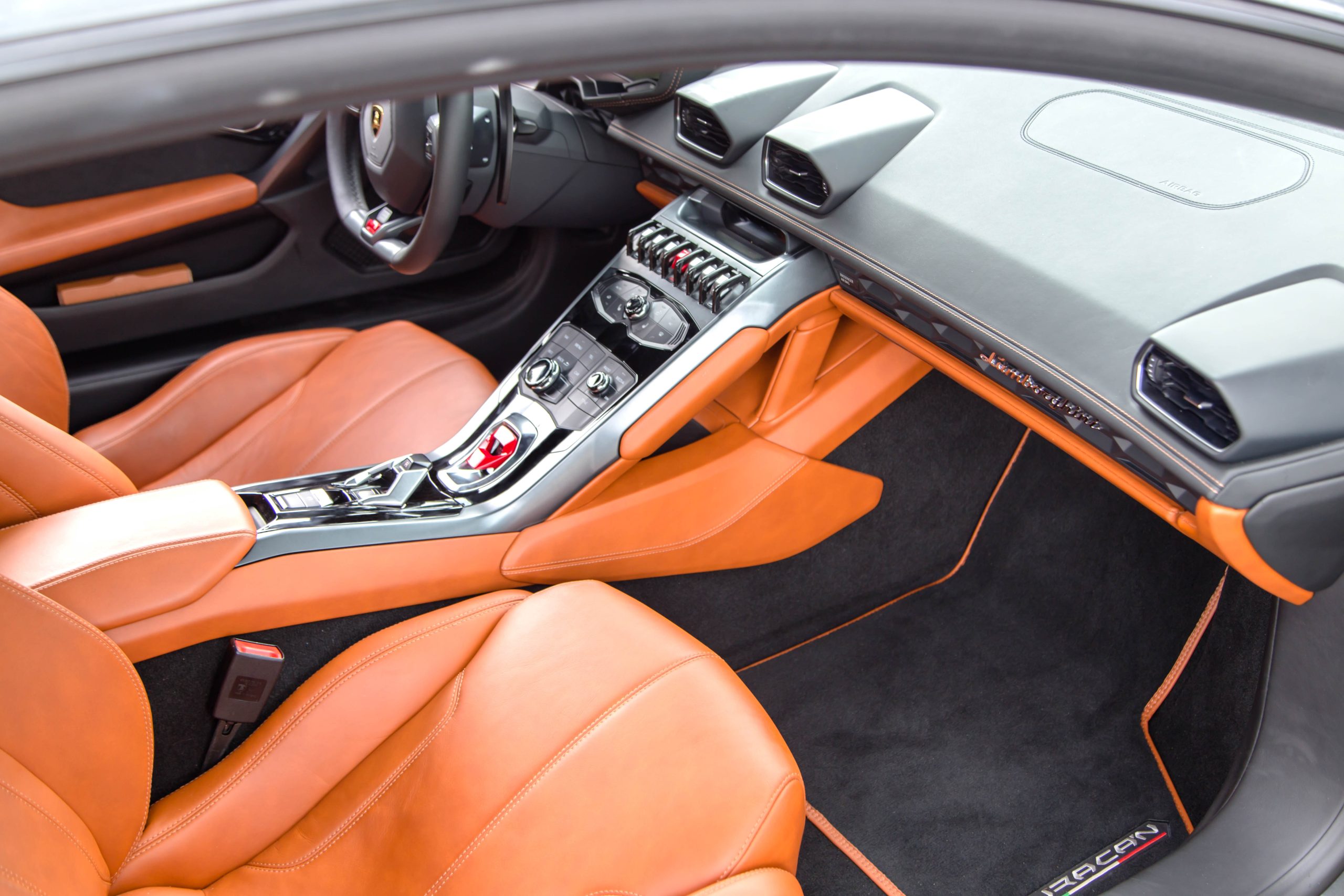 How Many Seats Are In A Lamborghini
