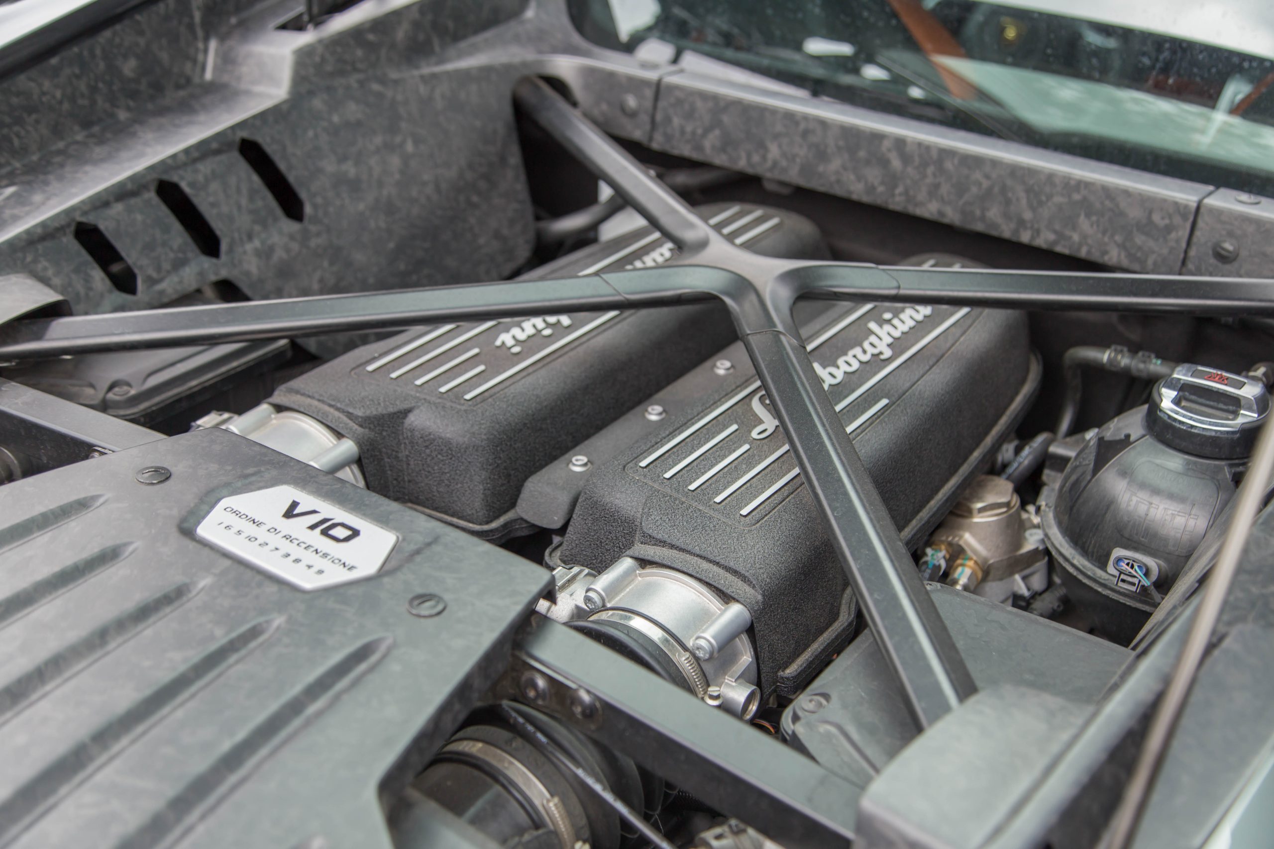 The Lamborghini Huracán: An all-wheel drive adrenaline delivery system ...